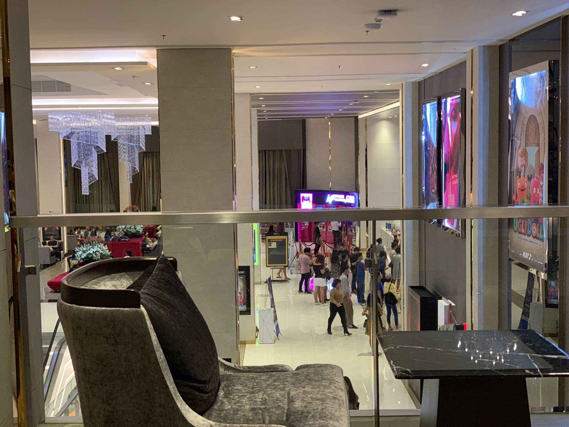 รูป First Class SFX Cinema The Crystal