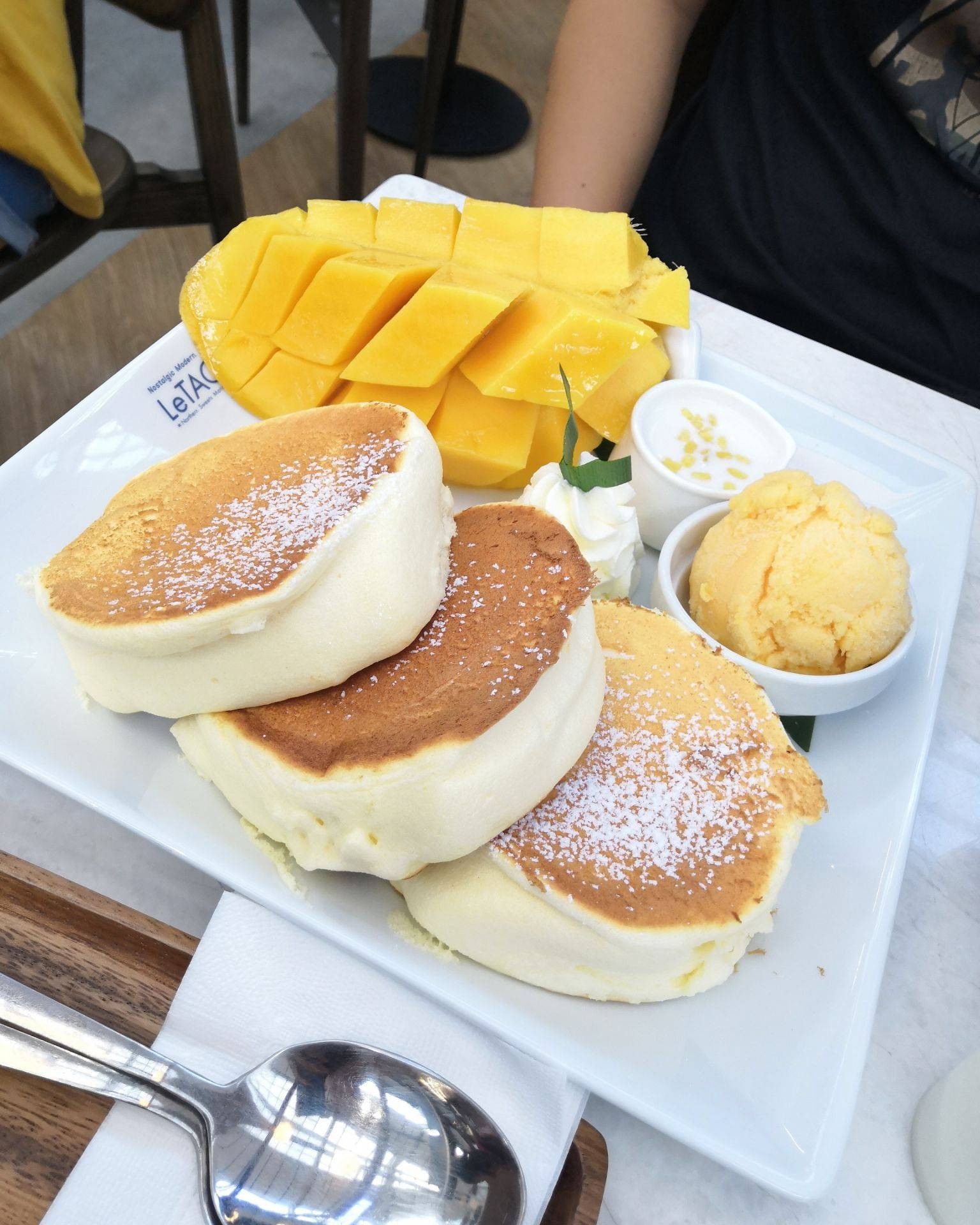 รีวิว LeTAO เซ็นทรัลเวิลด์ - แพนเค้กเนื้อเด้งนุ่มๆ ละลายในปาก