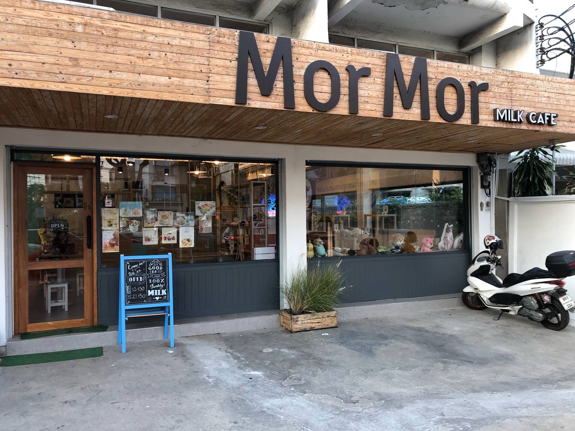รีวิว Mor Mor Milk Cafe ถนนพัฒนาการ - คาเฟ่นม บรรยากาศร้านน่ารักน่านั่ง