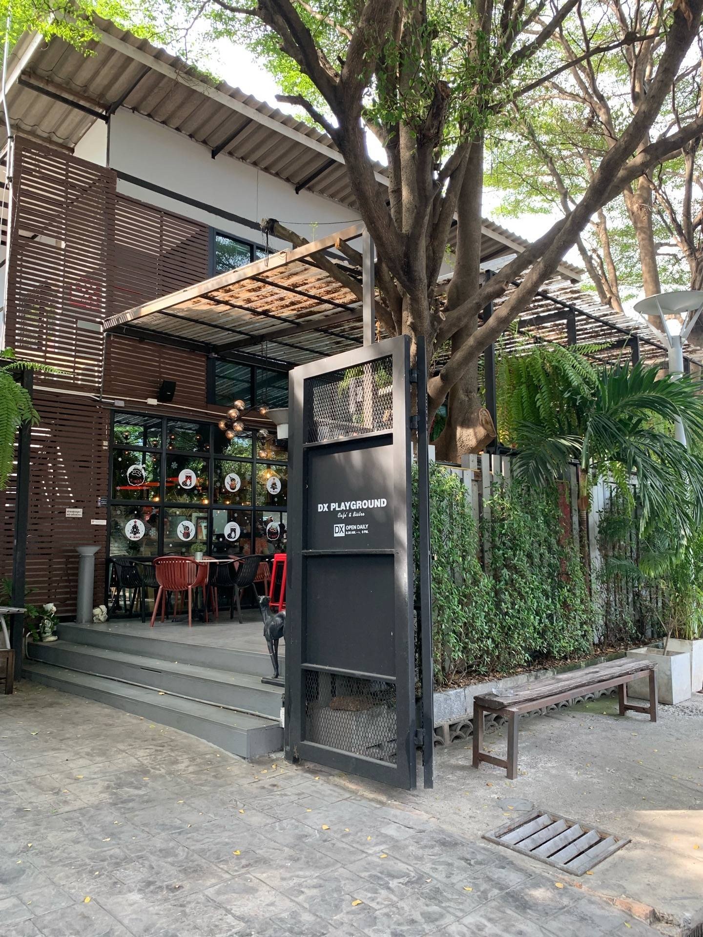 รีวิว DX Playground เมืองทองธานี - ร้านกาแฟ ในเมืองทองธานี