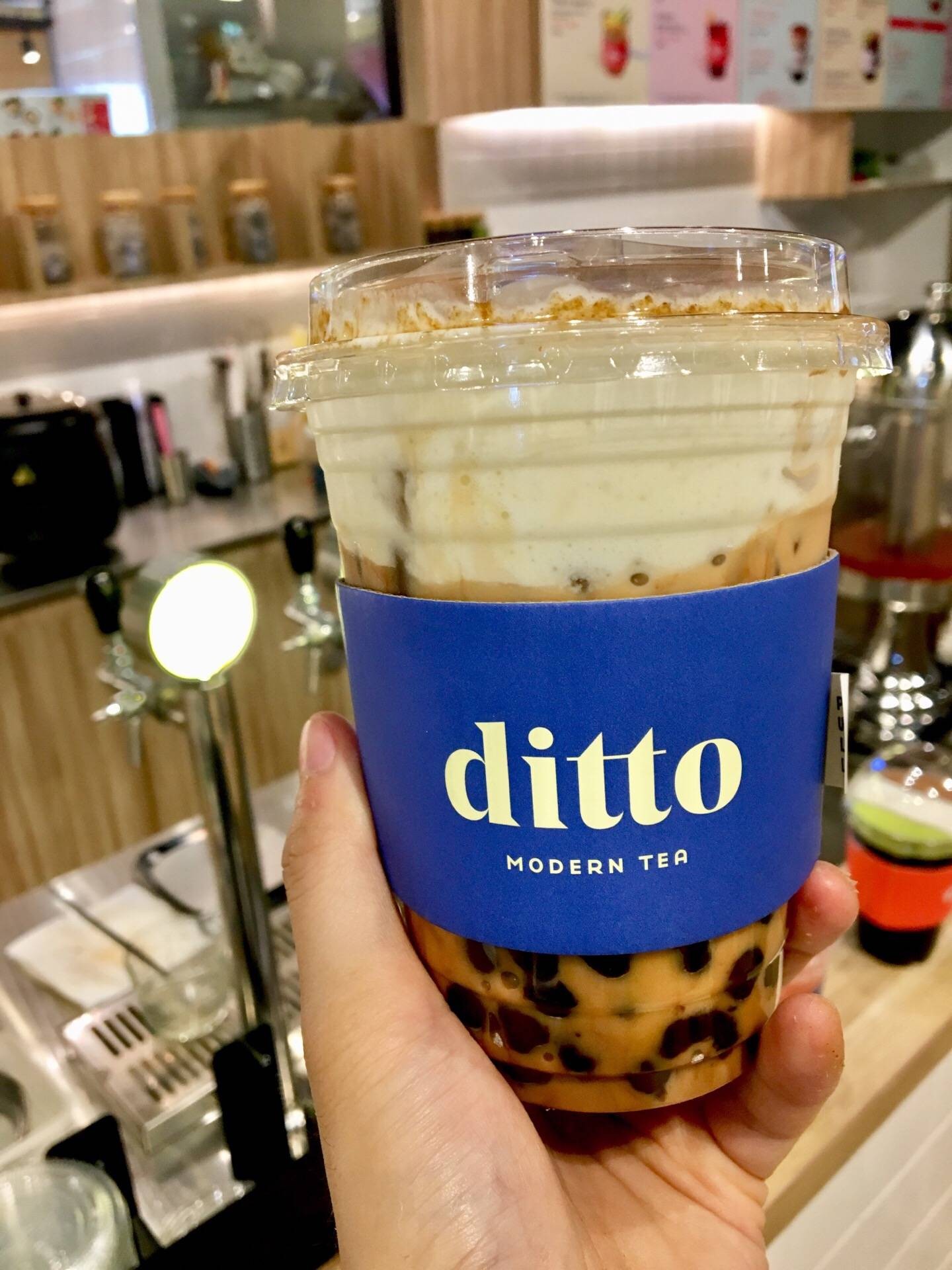 รีวิว Ditto Modern Tea 101 The Third Place - Black bubble tea + Cream ...