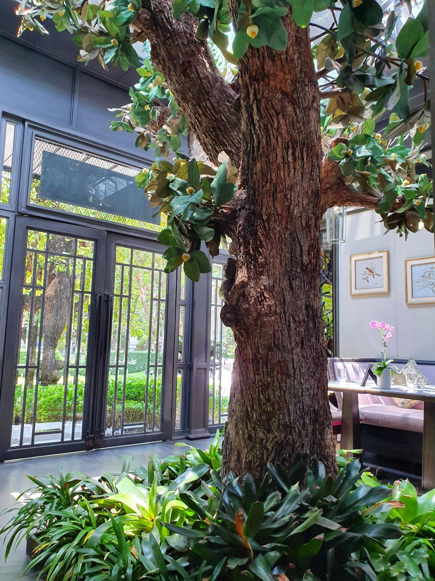 รีวิว Lady L Garden Bistro - อาหารฝรั่งบรรยากาศดี ราคาสูง