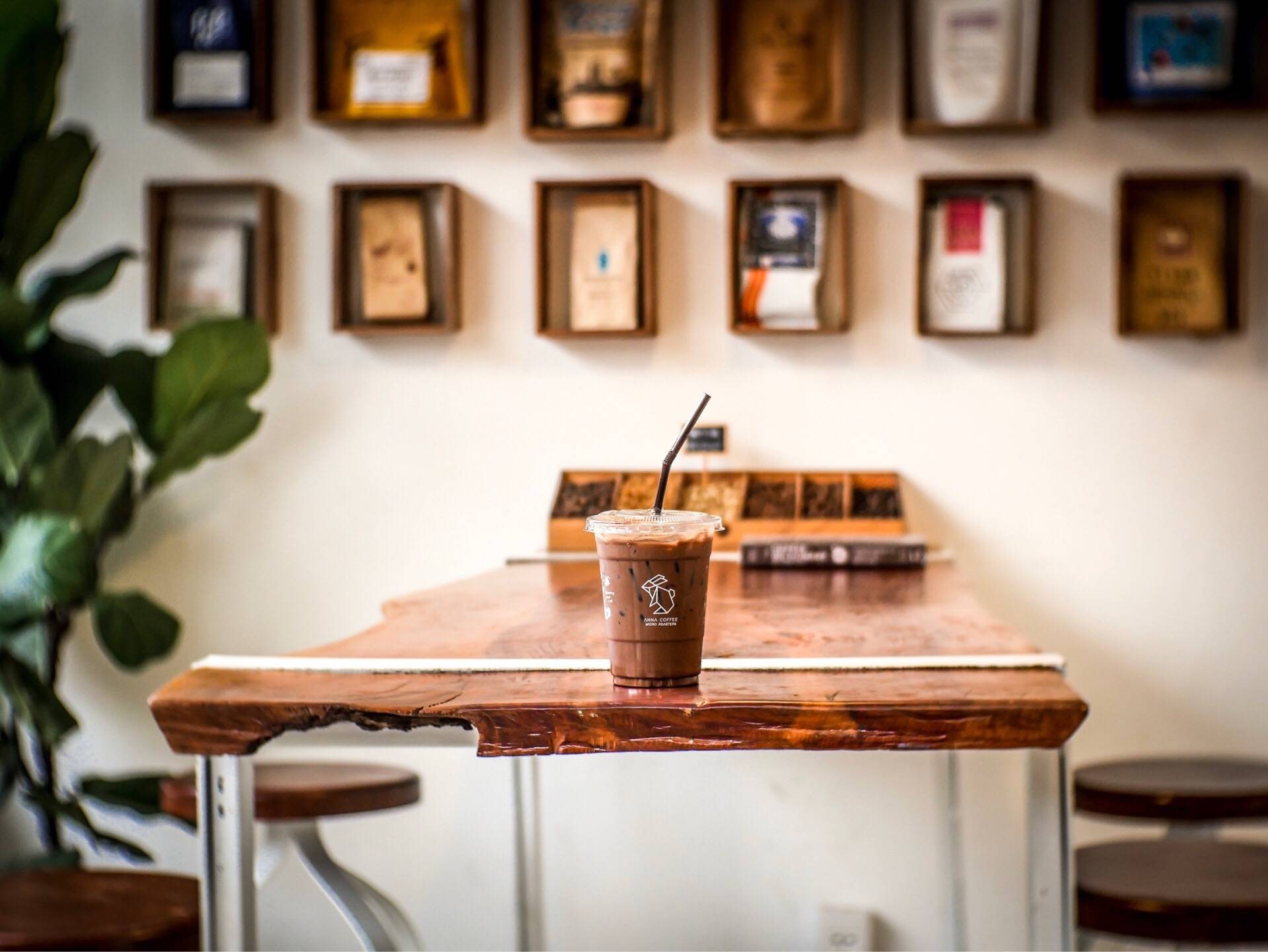 รีวิว Anna Coffee Roasters พิชิตรังสรรค์ - เป็นร้านเล็กๆ แต่คุณภาพคับ ...