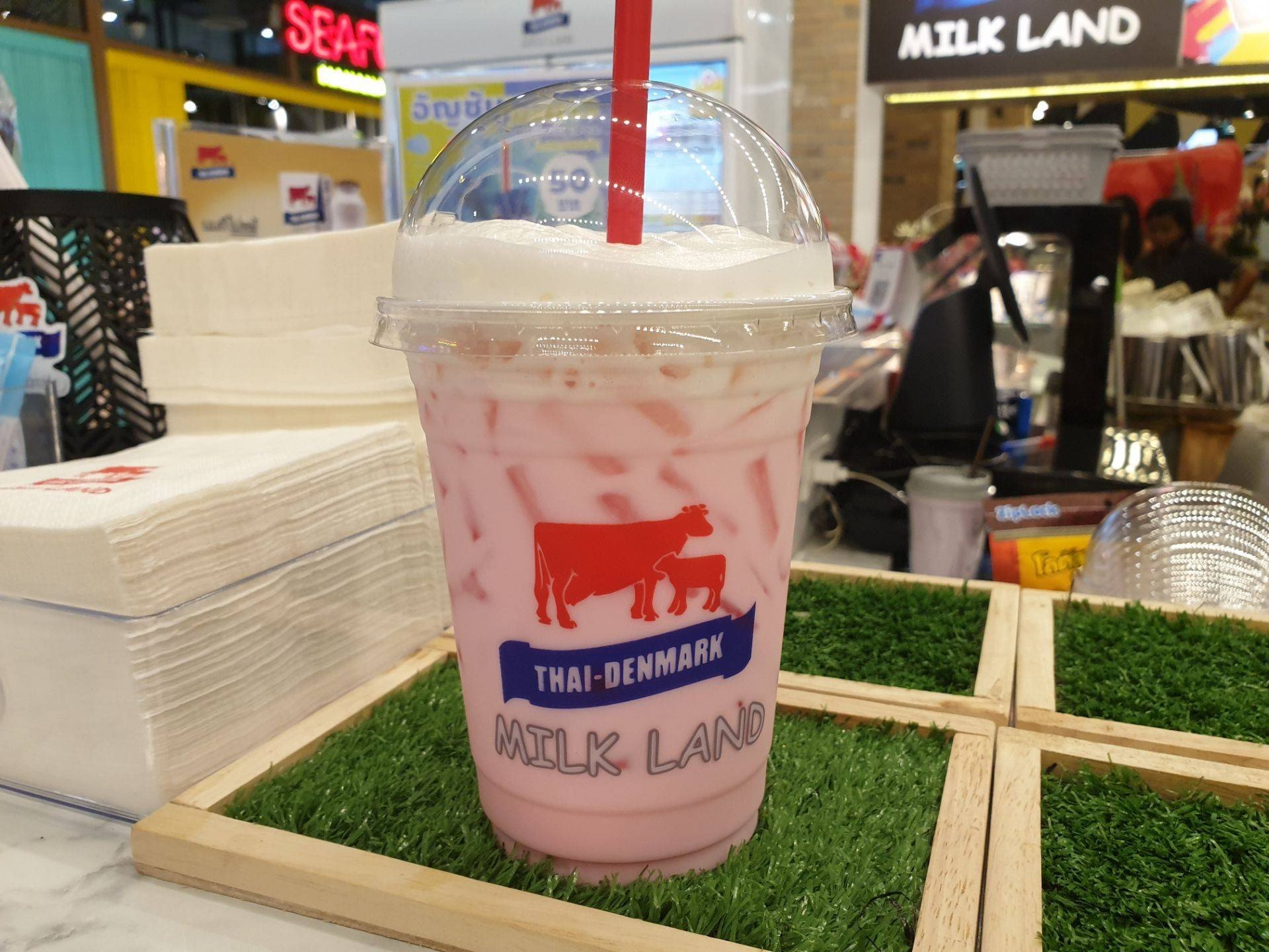 รีวิว Thai-Denmark Milk Land The Market Bangkok - นมชมพูววววว 💓 - Wongnai