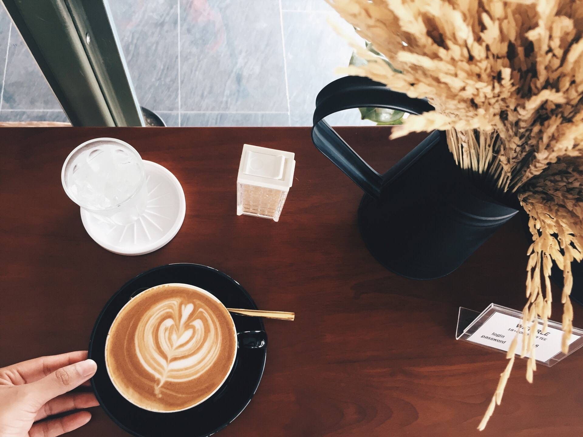 รีวิว 18+ Coffee By Tee - ร้านกาแฟ 18+ Coffee by Tee