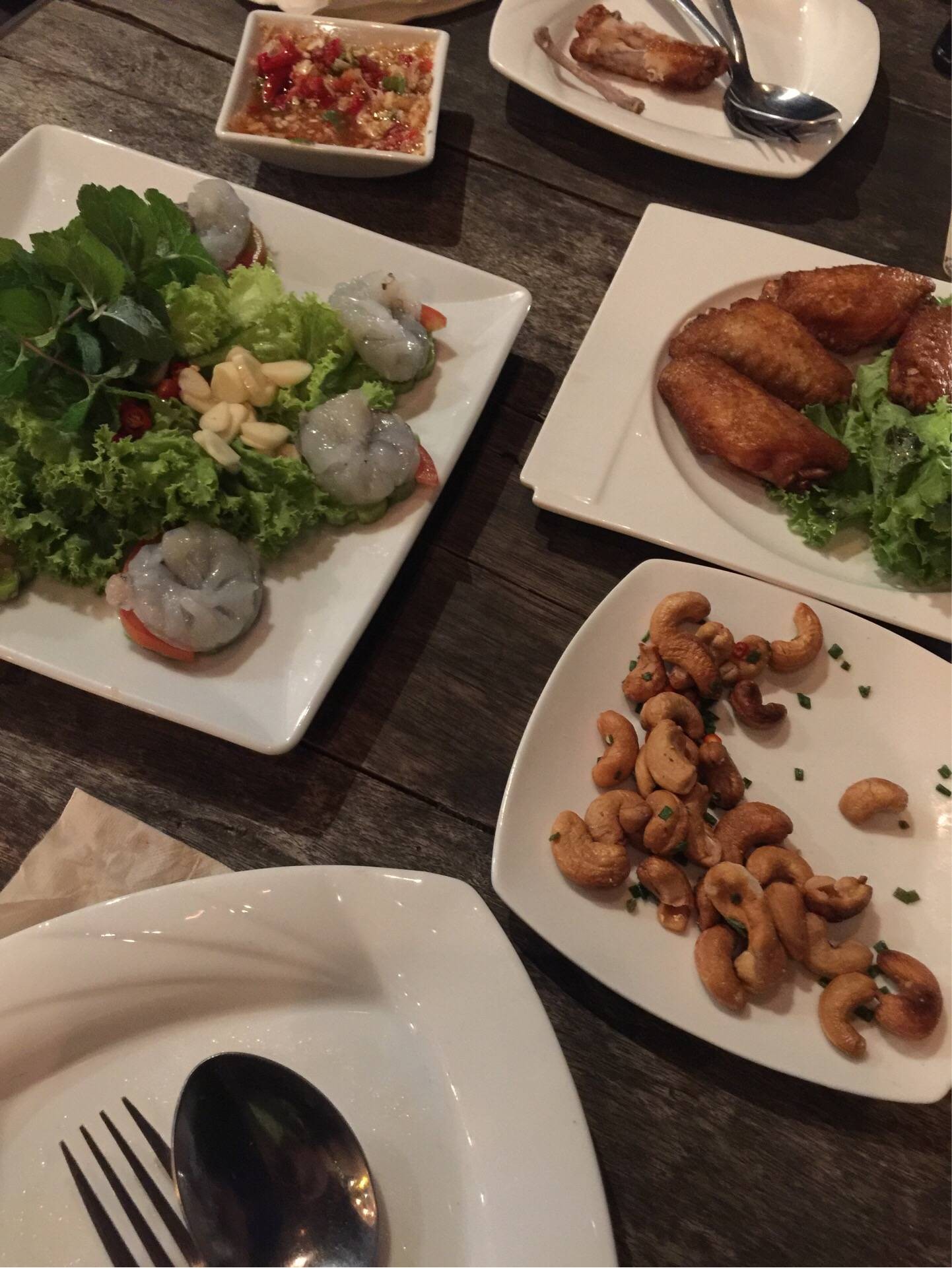 รีวิว TINTIN CAFE - เจ้าของร้านดูแลดี อาหารทุกจานผ่านการปรุงอย่าง ...