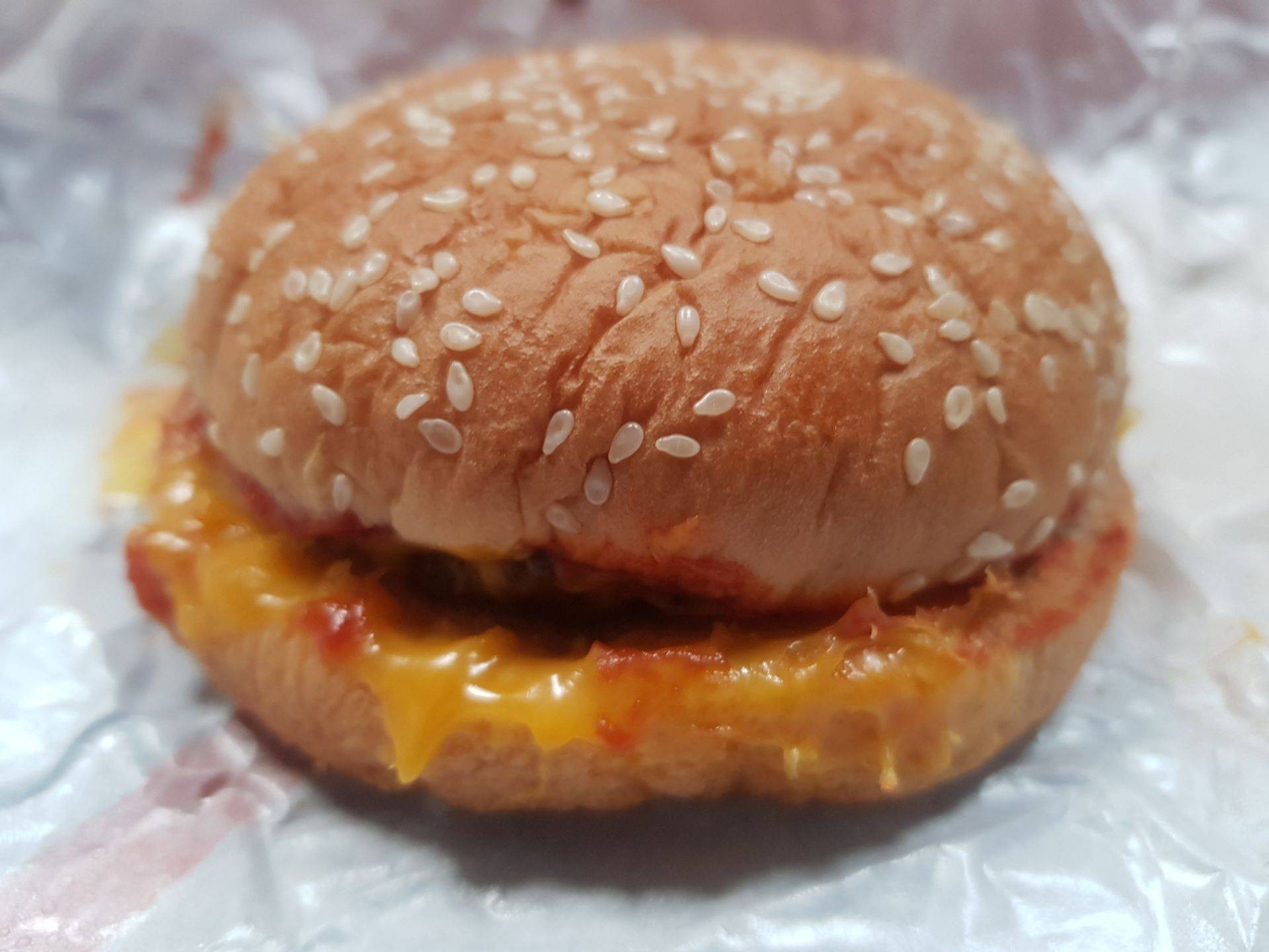 Beef cheeśe burger ร้าน Burger King PTT Rest Area Bangna IB. ขาเข้า