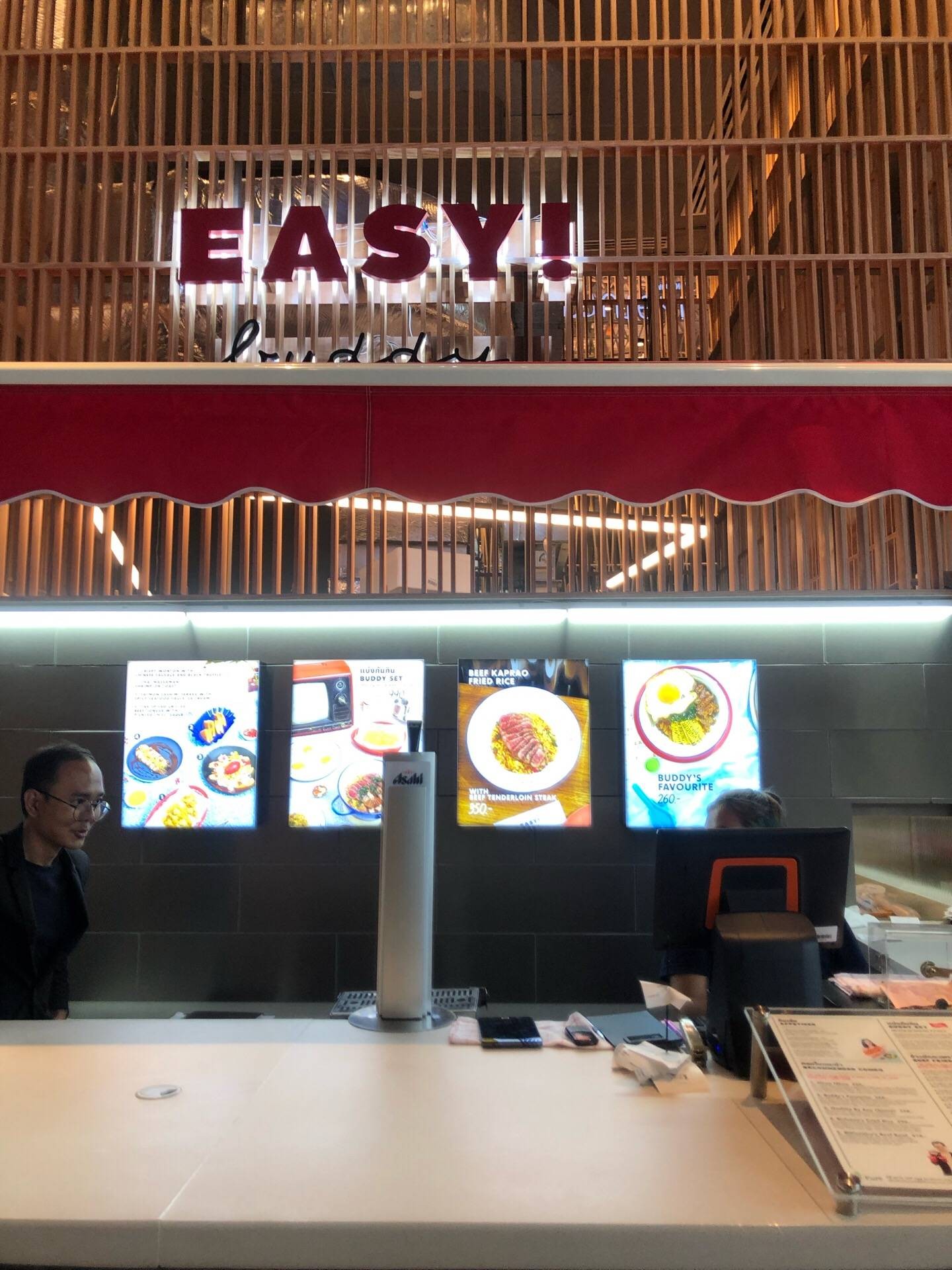 รีวิว Easy Buddy Central Embassy - Easy buddy ! Pad Krapao