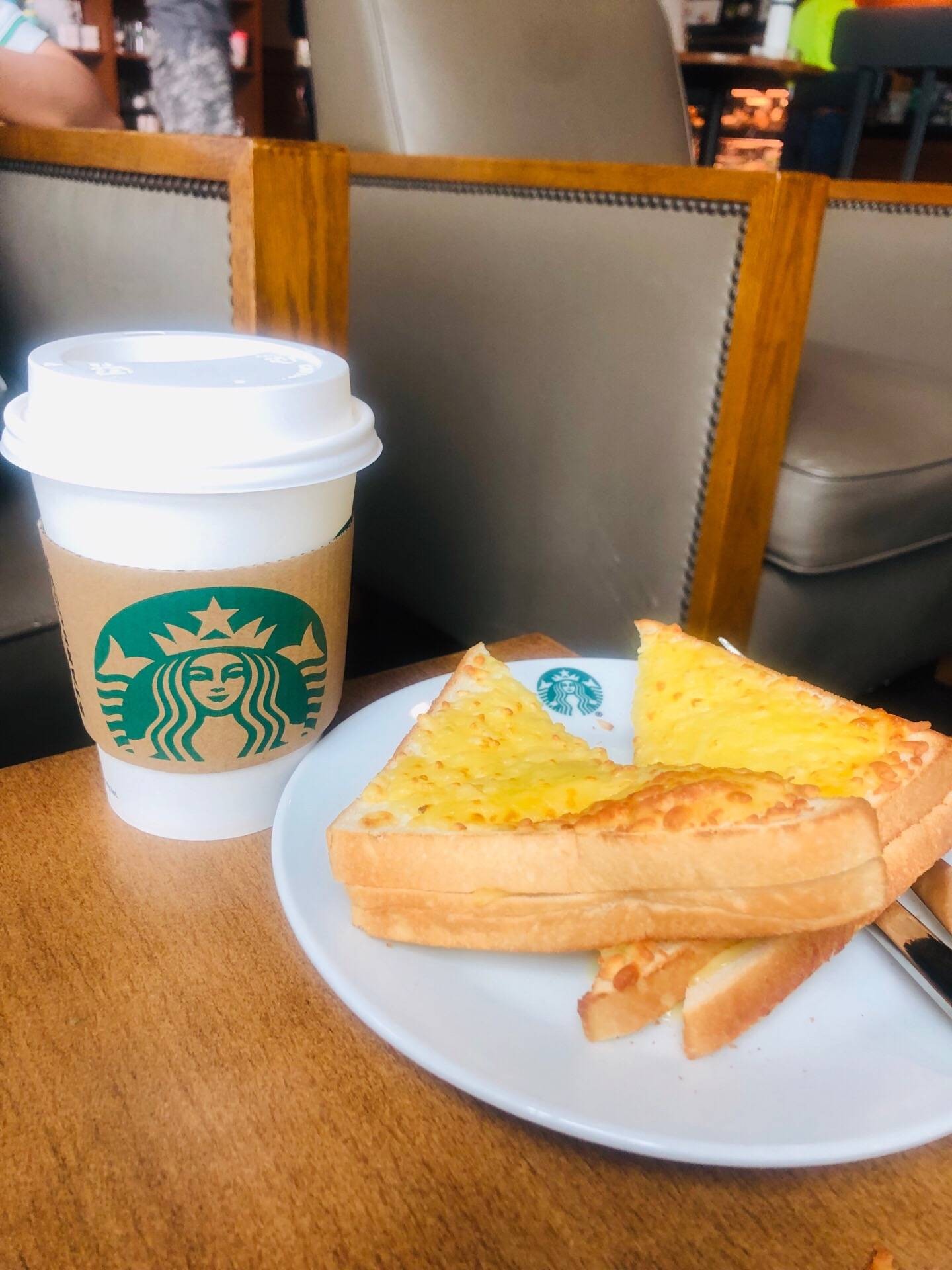 รีวิว Starbucks INT Rama 3 โซนด้านหน้า - เมื่อเป็นทางผ่าน ก็ต้องแวะซิ!