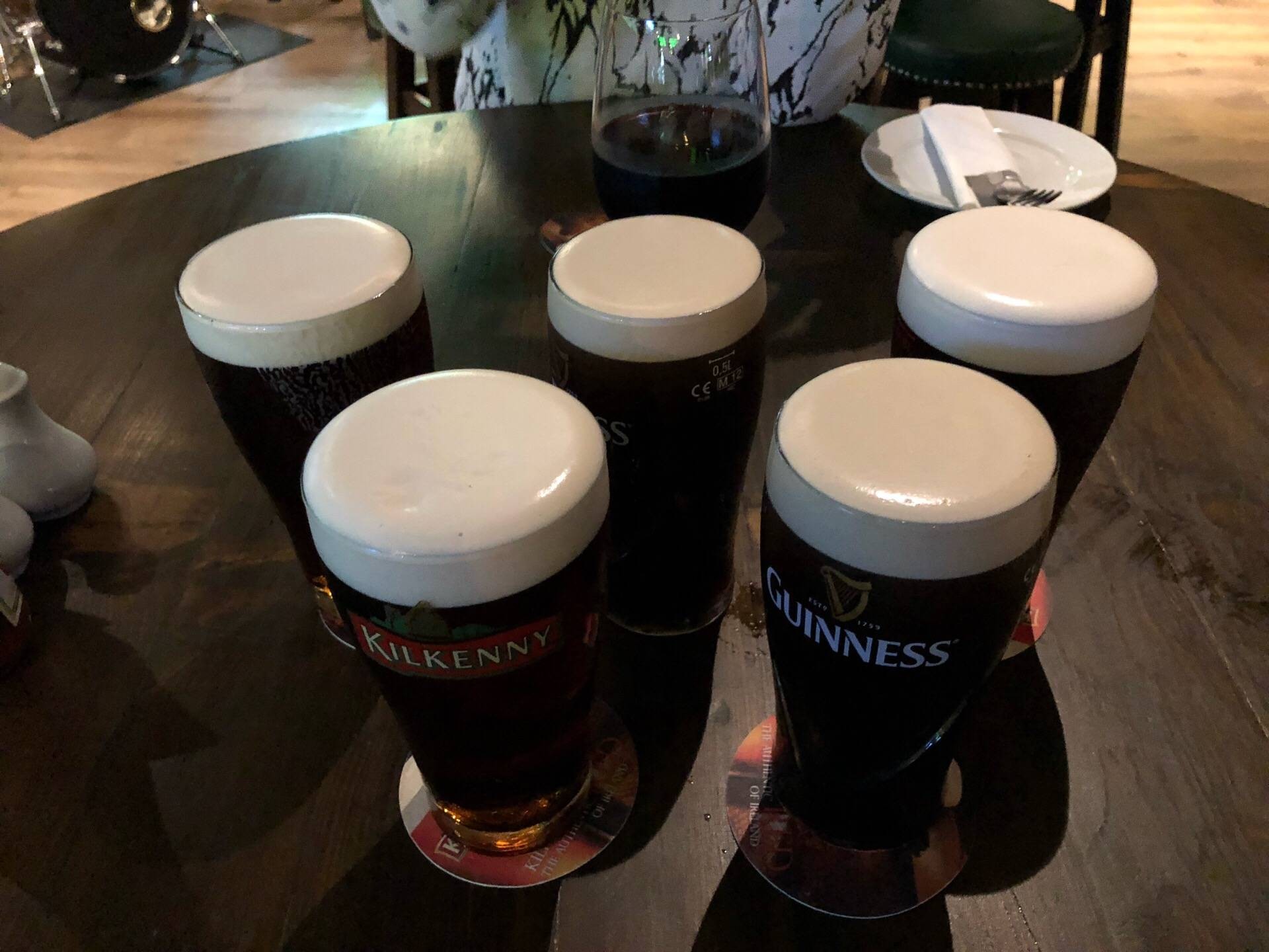 Happy Hour Beer ร้าน O'malley'S Irish Pub