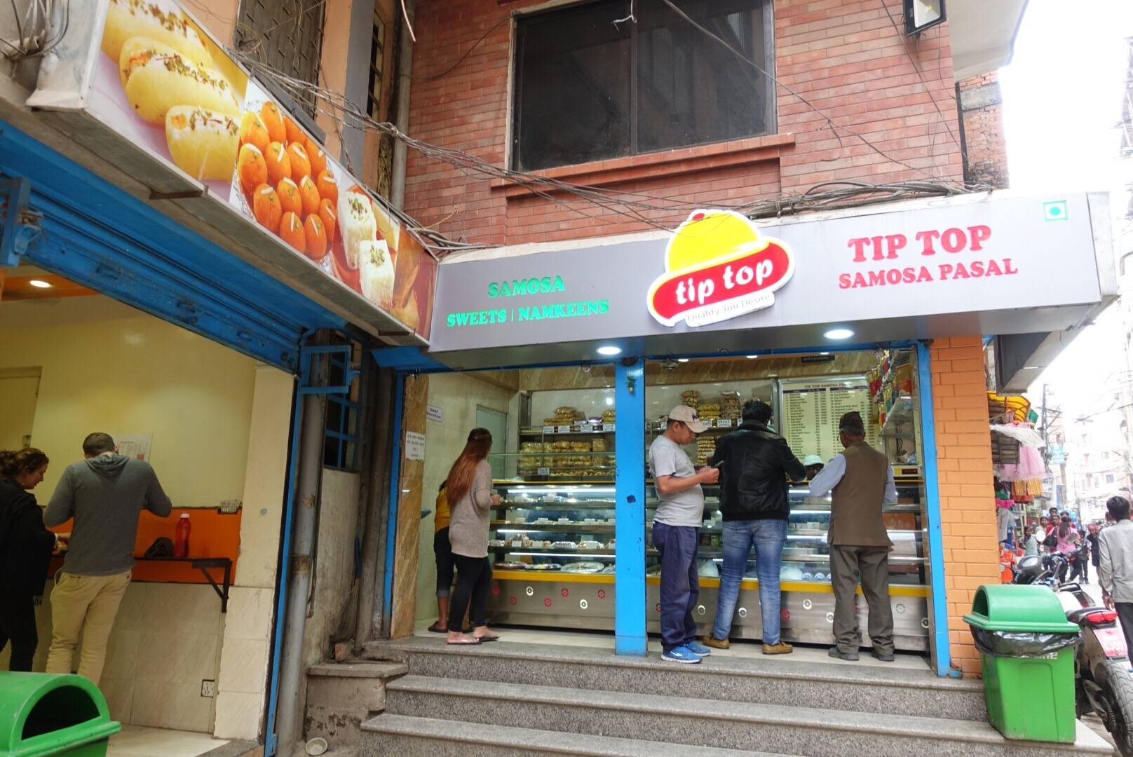 รีวิว Tip Top Samosa Pasal - คาเฟ่ขนมอินเดียไกล้ Thamel ลูกค้าแน่น ของ ...
