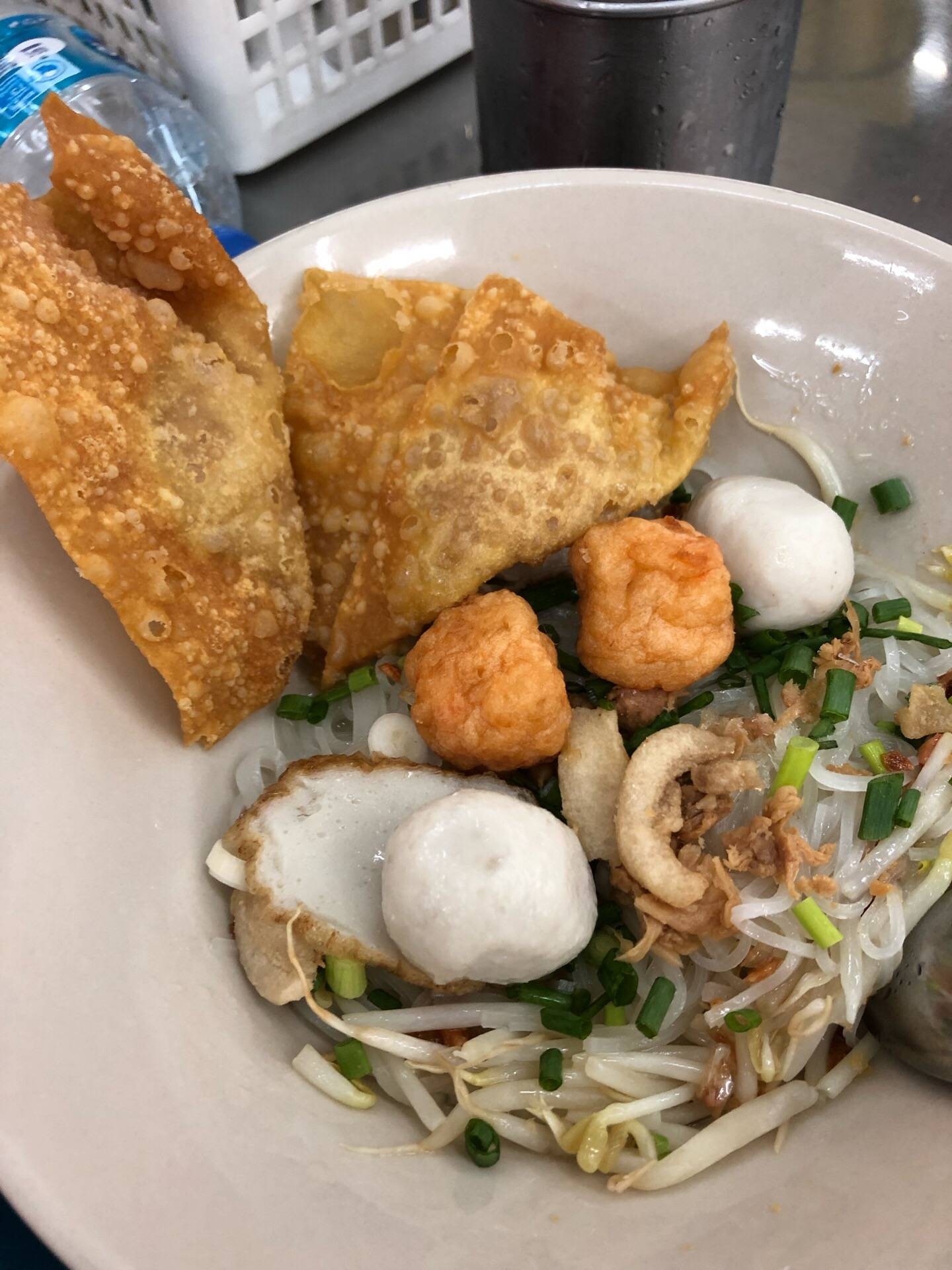 เล็กแห้งพิเศษ ร้าน เจี่ย เย็นตาโฟ ติดธนาคารไทยพาณิชย์ ริมถนนพระราม4 - Wongnai