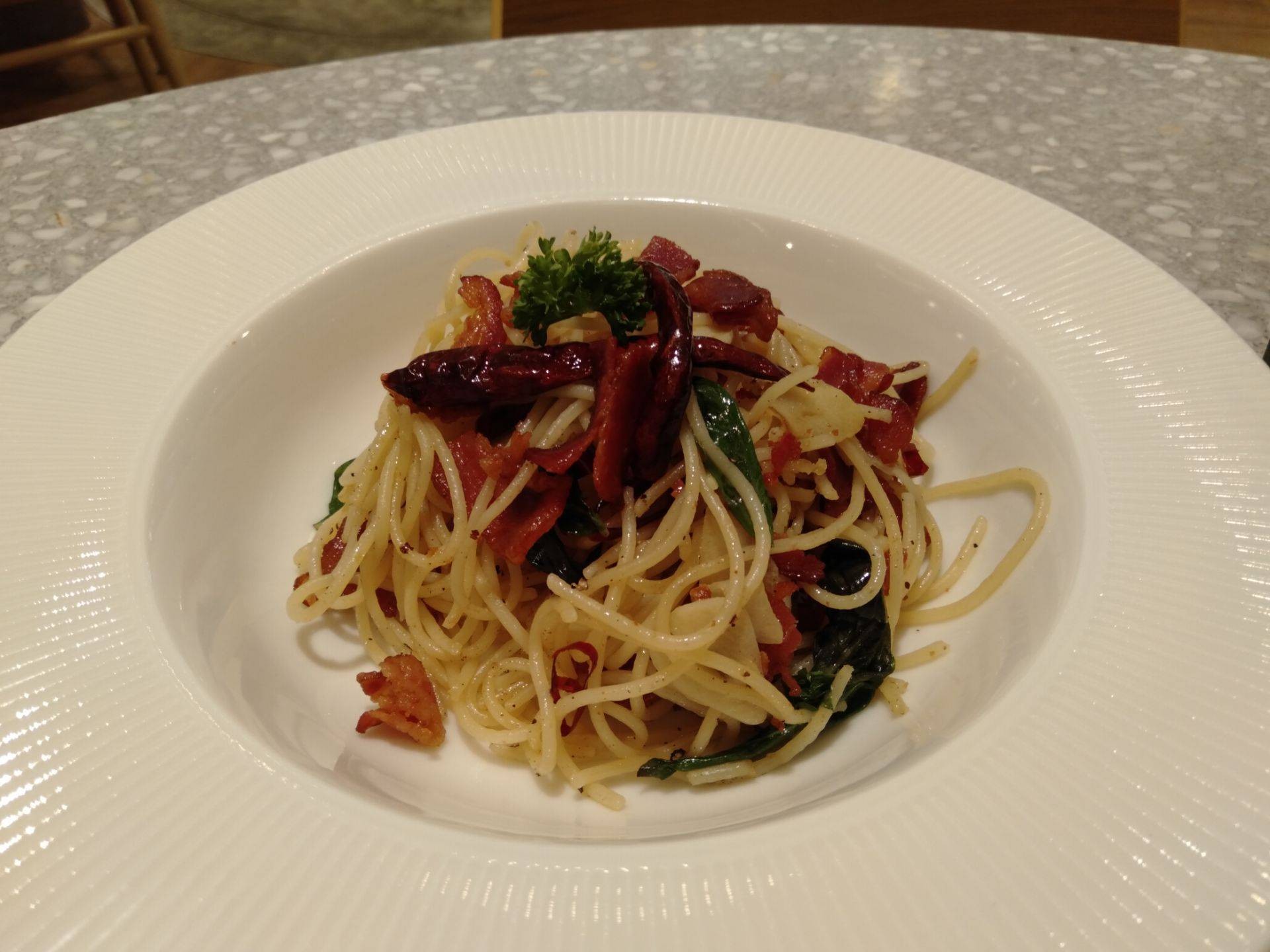 รีวิว LET'S EAT Deliciously - อาหารหลากหลาย เครื่องดื่มมากมาย ภูมิใจ ...