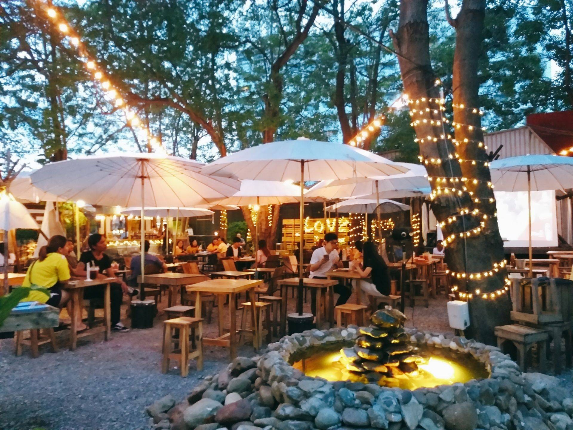 รีวิว Camping Ground - food center หรือจะเรียกอะไรดี รู้แต่ของกินเยอะ