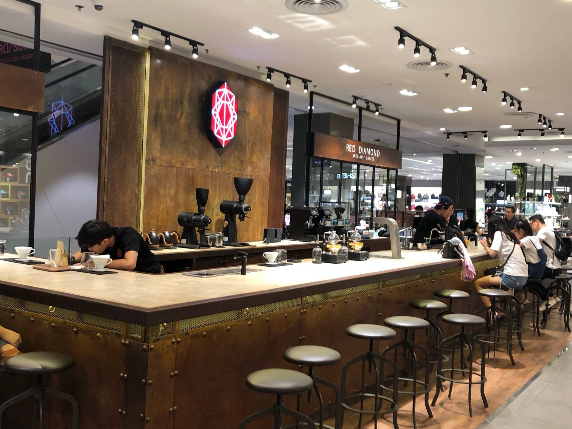 รีวิว Red Diamond Cafe เซ็นทรัล ลาดพร้าว - Specialty Coffee in Central ...