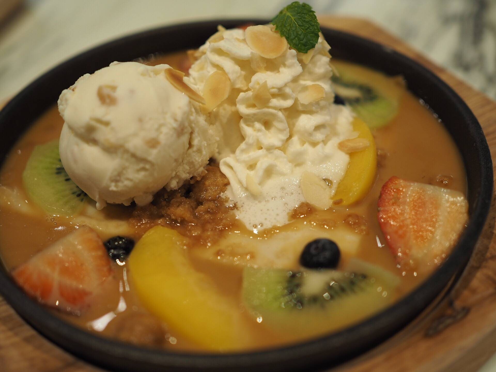 Summer Caramel Crepe ร้าน Bake A Wish ฟิวเจอร์พาร์ค รังสิต - Wongnai
