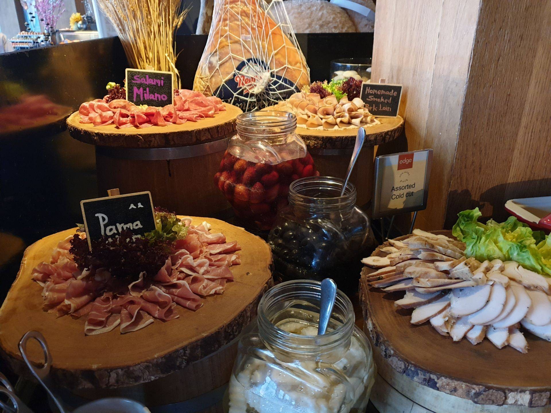 Coldcut ร้าน Edge, Hilton Pattaya Hilton Pattaya Hotel - Wongnai