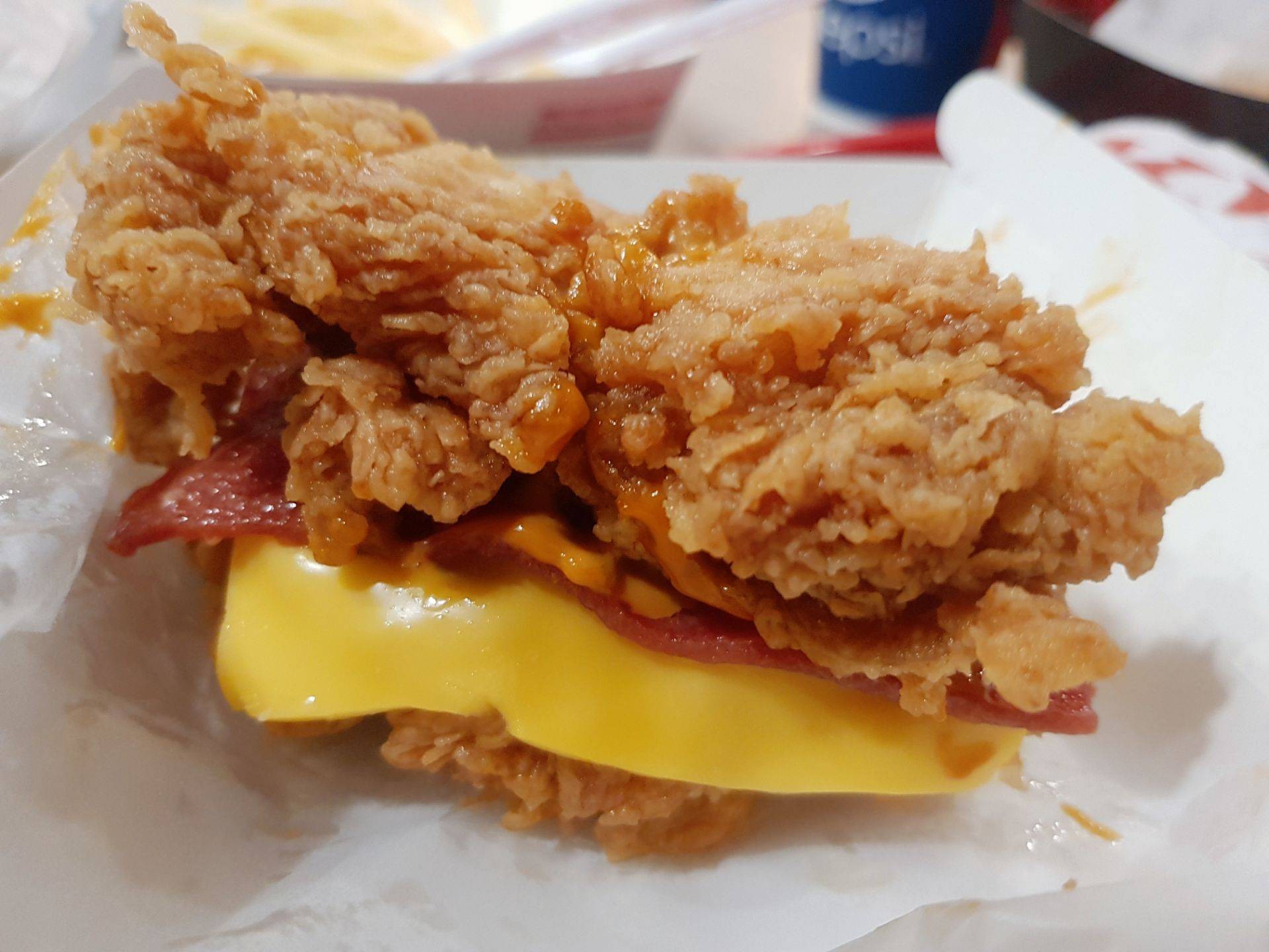 รีวิว KFC บิ๊กซีสะพานควาย - ลองของใหม่ ดับเบิ้ลดาวน์ เบอร์เกอร์