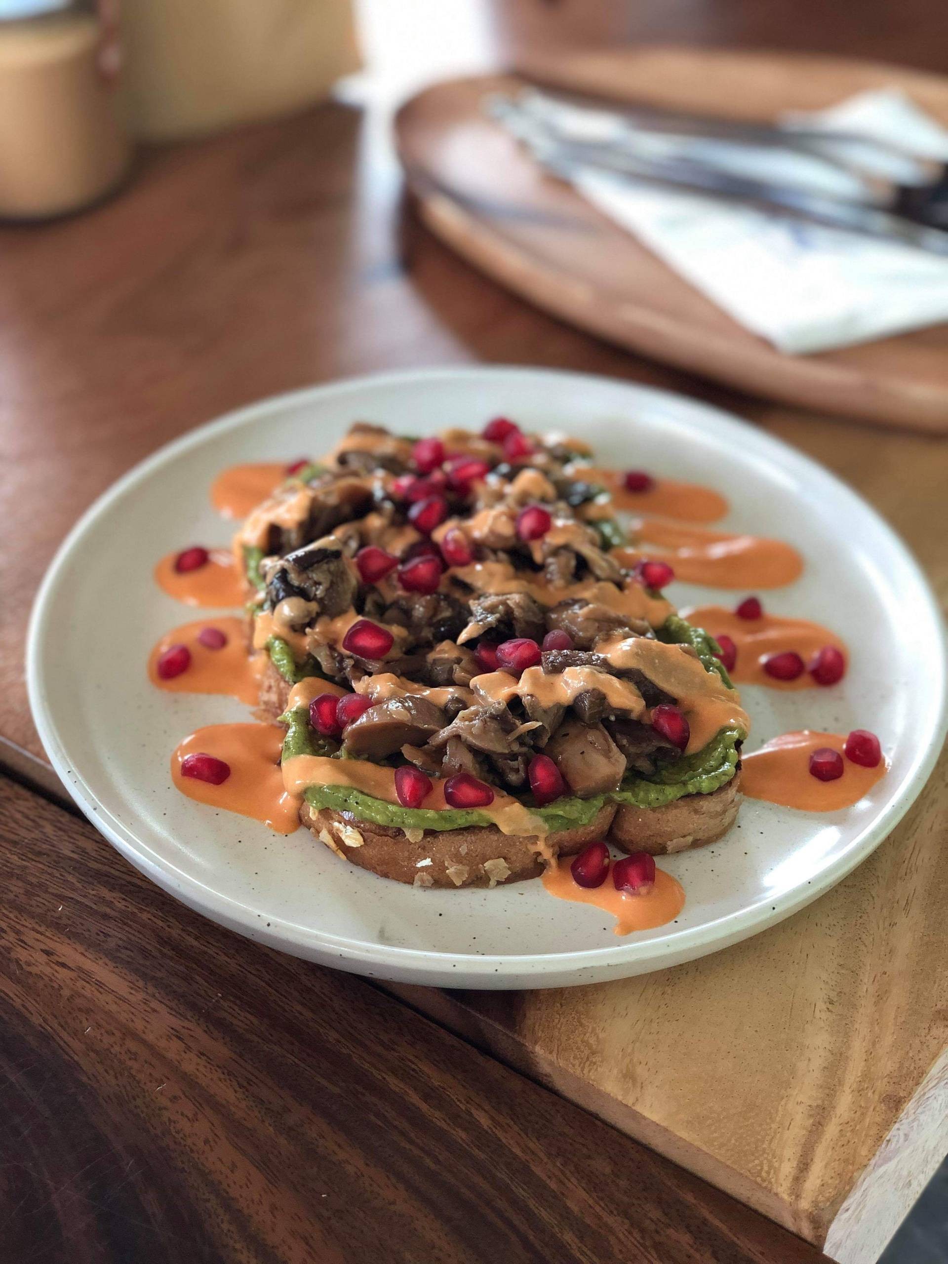 Avocado toast with meaty mushroom ร้าน The bowl Phuket Cherngtalay