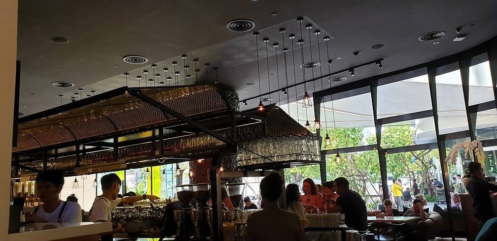 รีวิว D'ARK Emquartier - ร้านกาแฟ สวย ดูดี มีทั้งอาหารและขนมหวาน