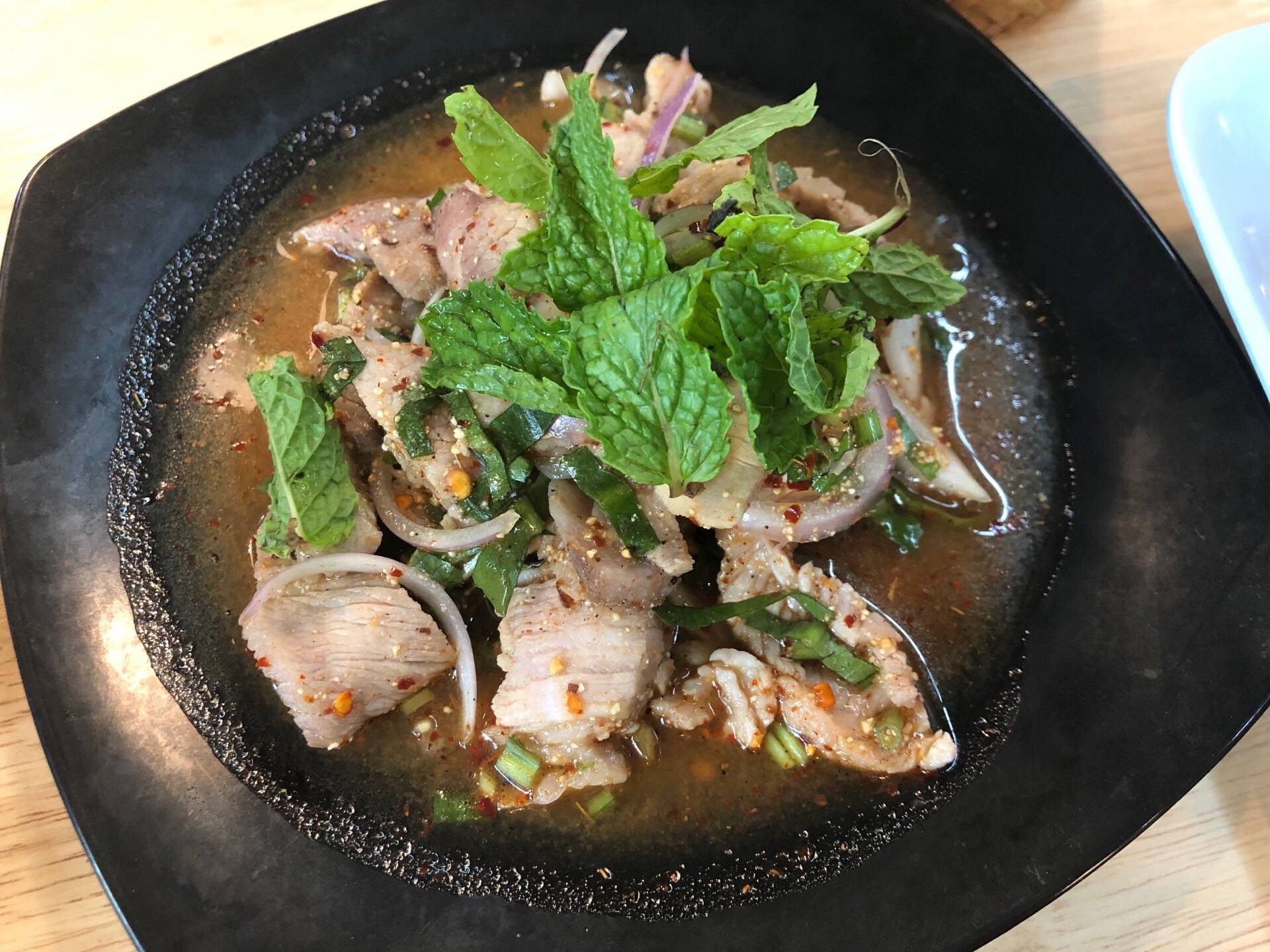 ลาบหมู ร้าน แก้วไก่กรอบ - Keaw Kai Krob ลาดกระบัง