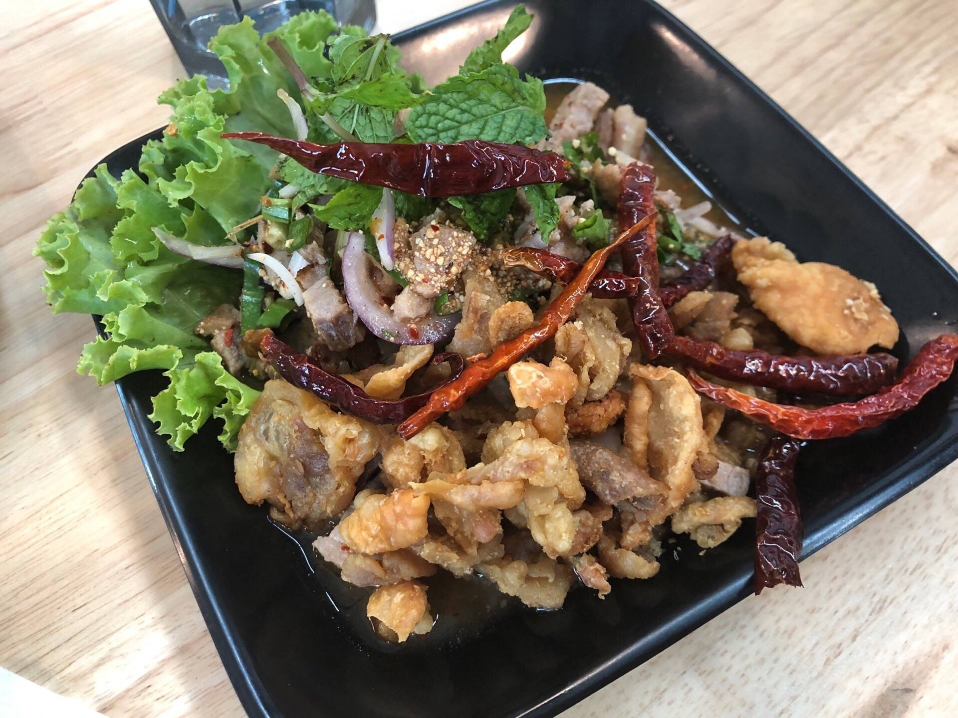 ลาบเป็ดยโส ร้าน แก้วไก่กรอบ - Keaw Kai Krob ลาดกระบัง