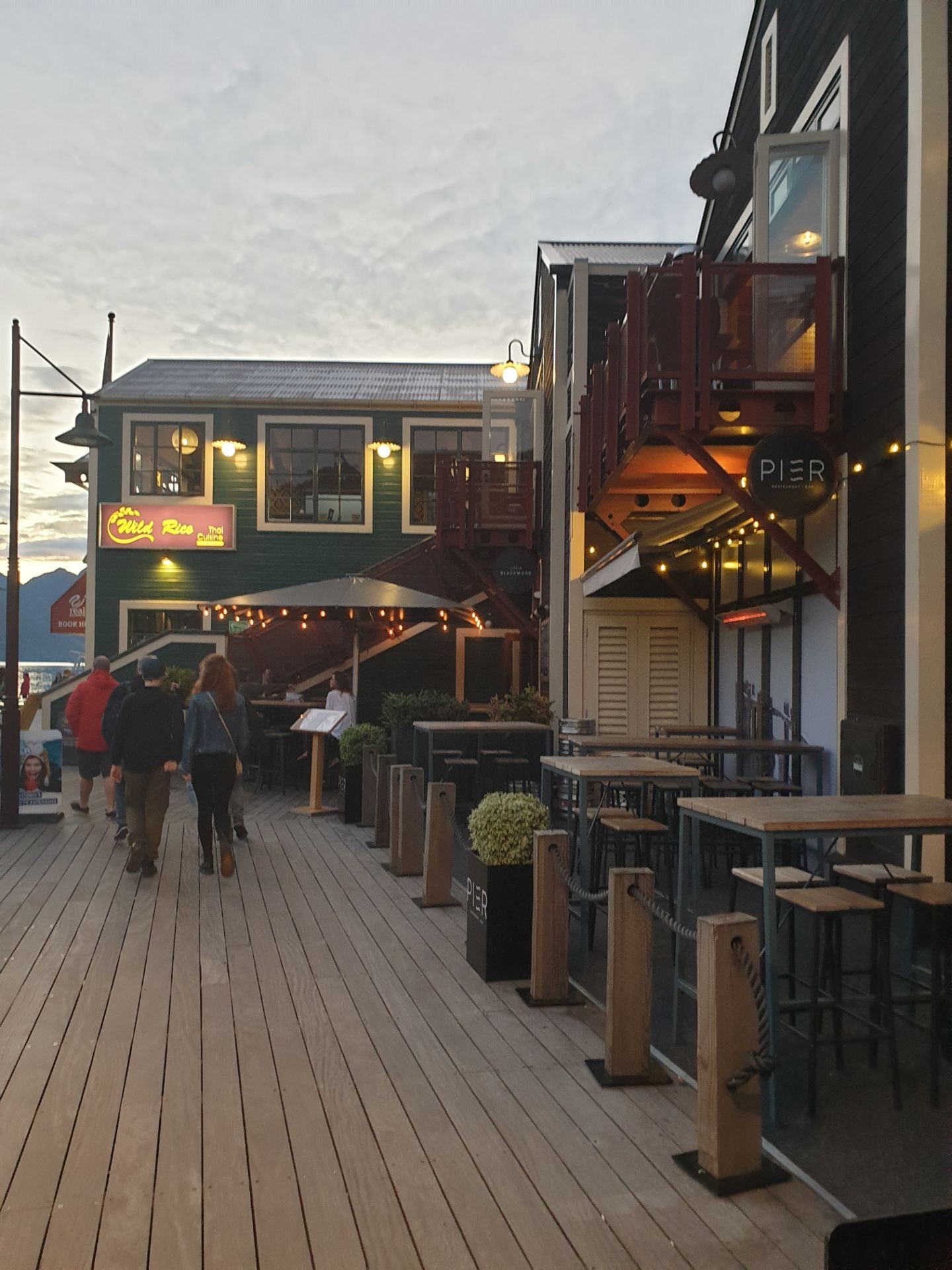 รีวิว Thai Cuisine Wild Rice - ร้านอาหารไทย รสชาติอร่อย บรรยากาศดี ตั้ง ...