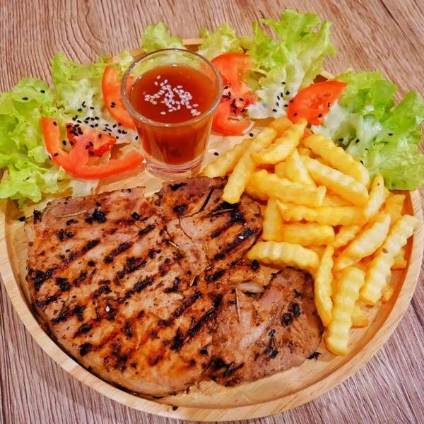 รีวิว Homeless Chill Bar & Big Daddy - ข้าวไก่กรอบอร่อยดีค่ะ แต่ต้องรอ ...