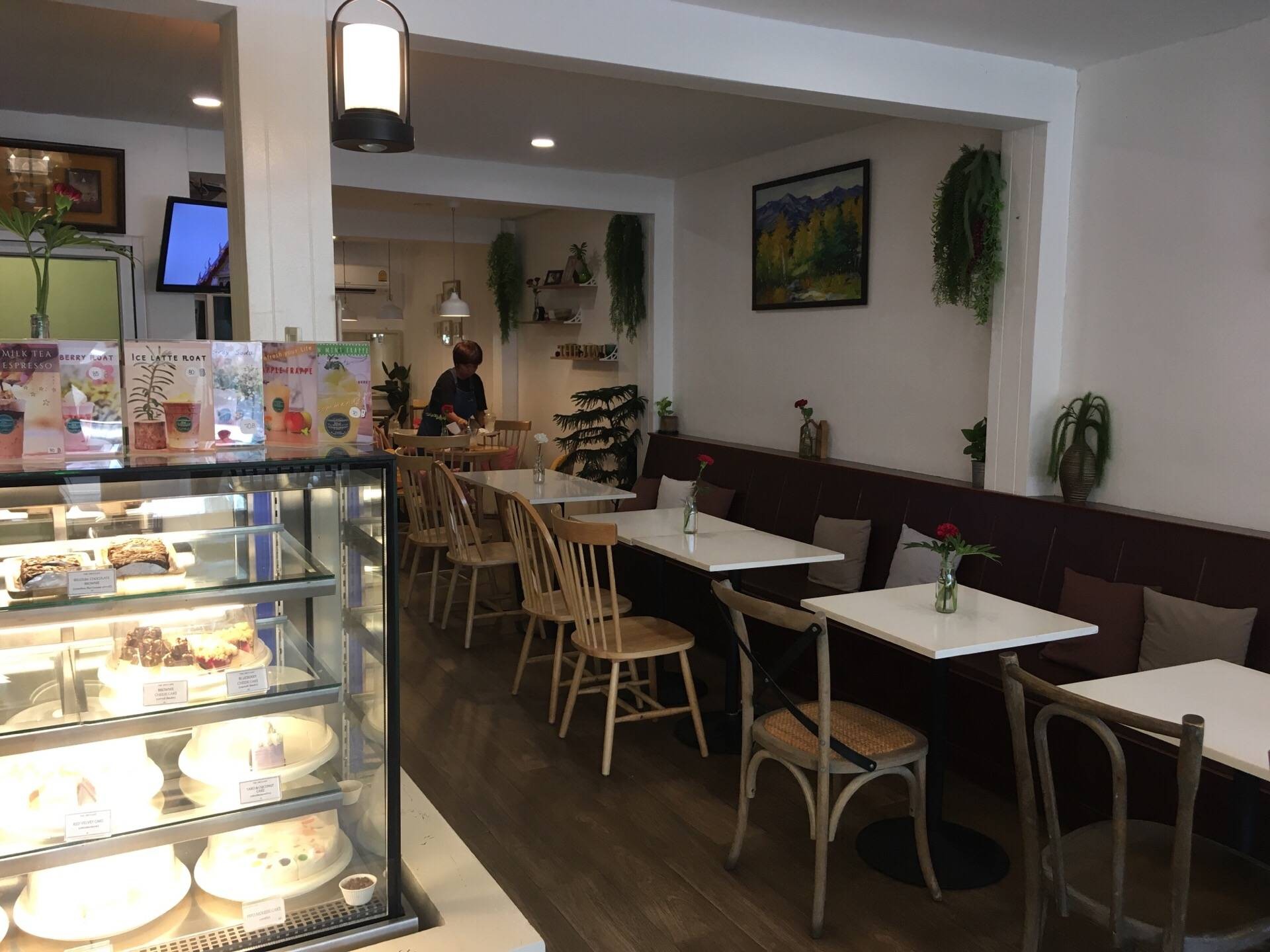 รีวิว The Jim's Cafe - ร้านกาแฟนั่งสบายๆ ตกแต่งเรียบๆ สบายตา