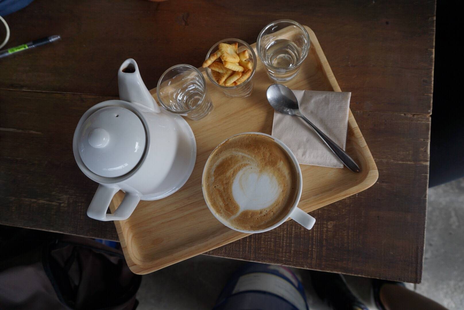 รีวิว I Am Cafe สิงห์บุรี - กาแฟรสชาติดี มีขนมปังABC ให้ด้วย ร้านตกแต่ง ...