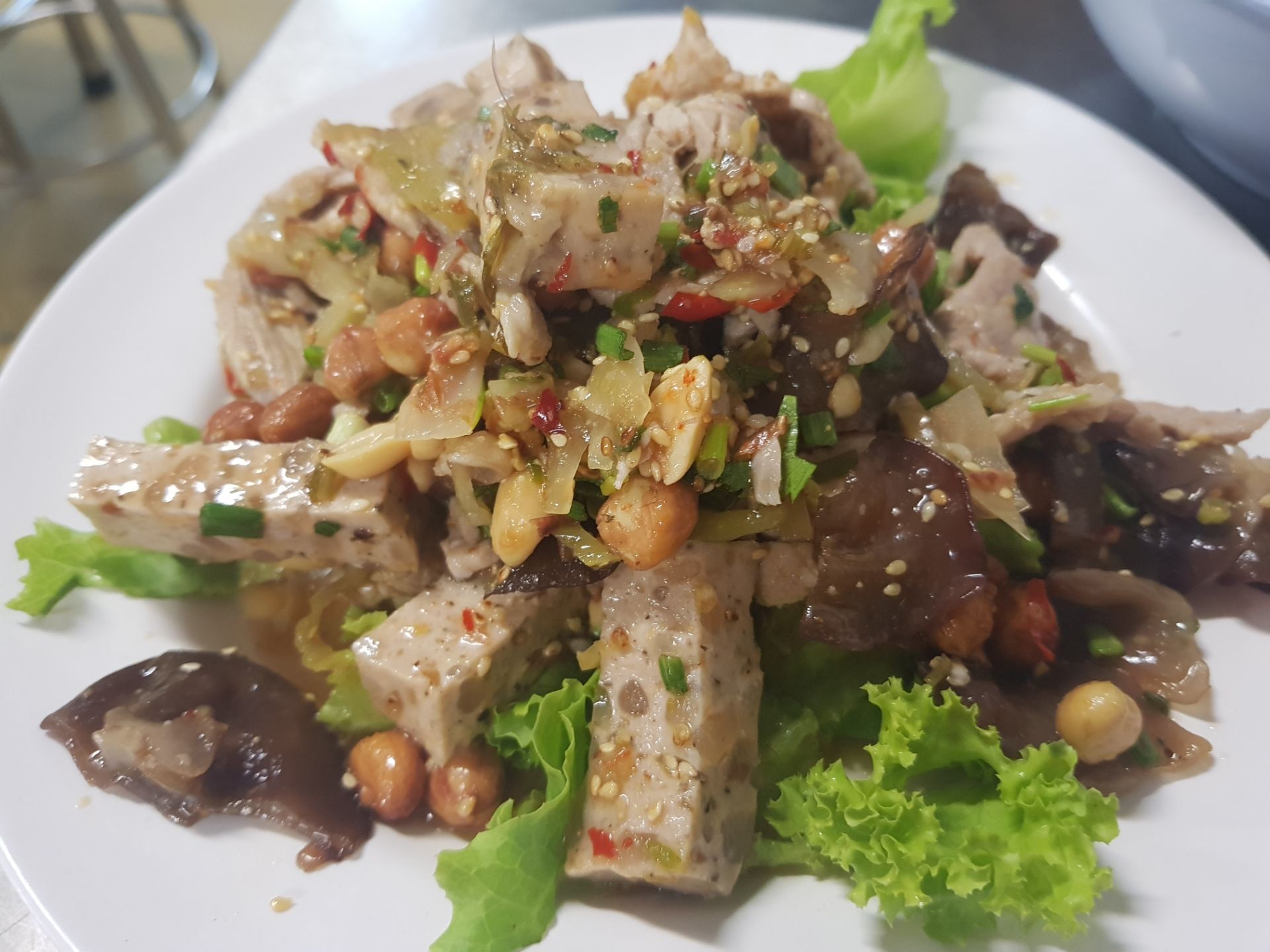 ยำไทยหมู ร้าน ขนมจีนไหหลำ เจ๊วา เจ๊หย่ง สะพานขาว ซ ลูกหลวง 8