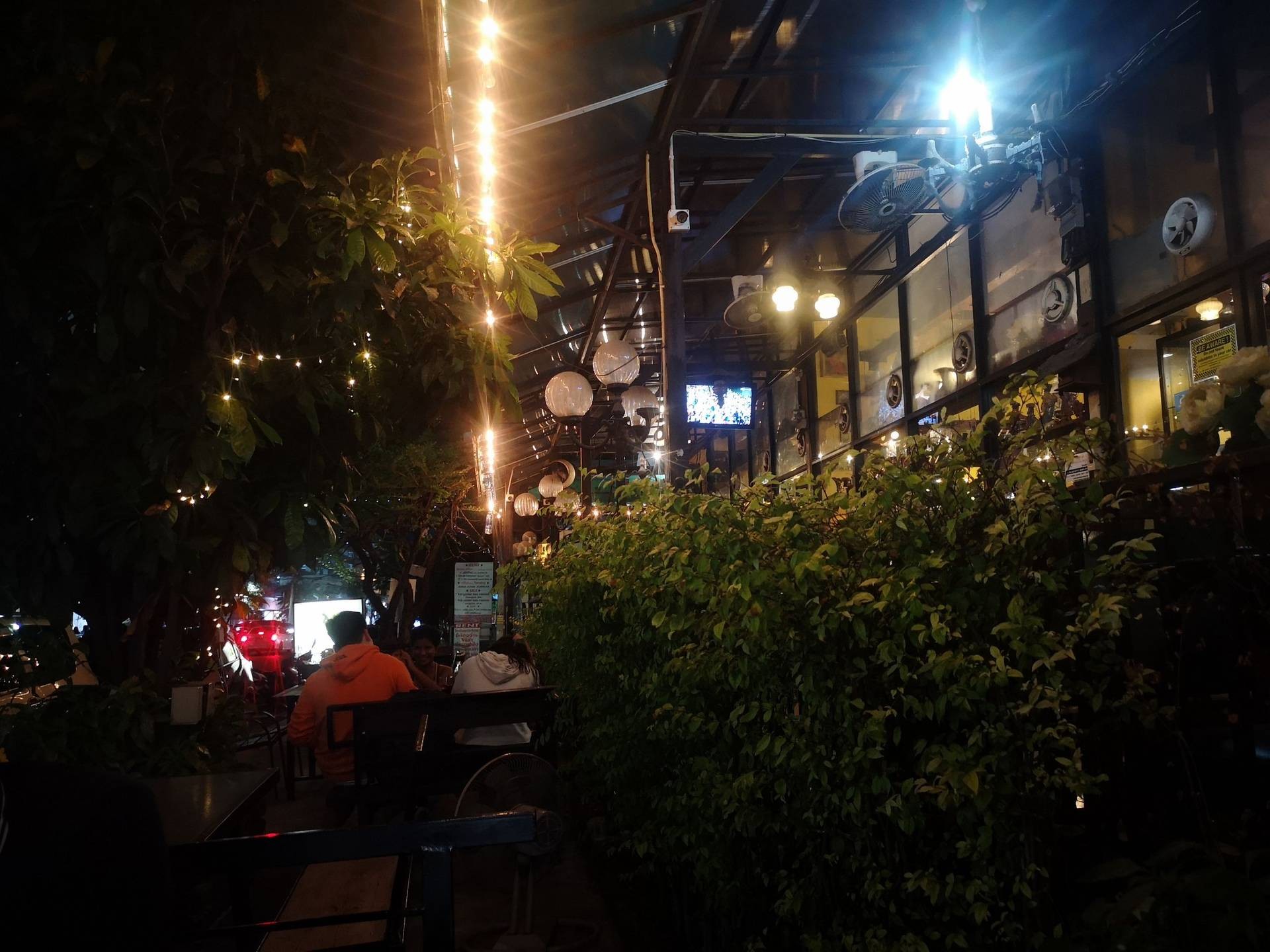 รีวิว The Witch Restaurant - ชิลดี มีดนตรีสด