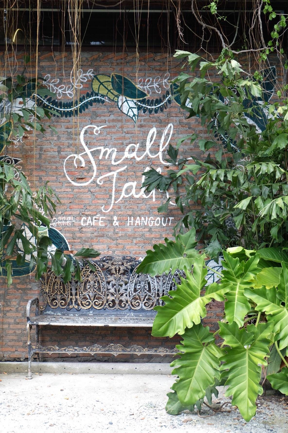 รีวิว Small Talk Cafe & Hangout - บรรยากาศดี เหมาะมา small talk