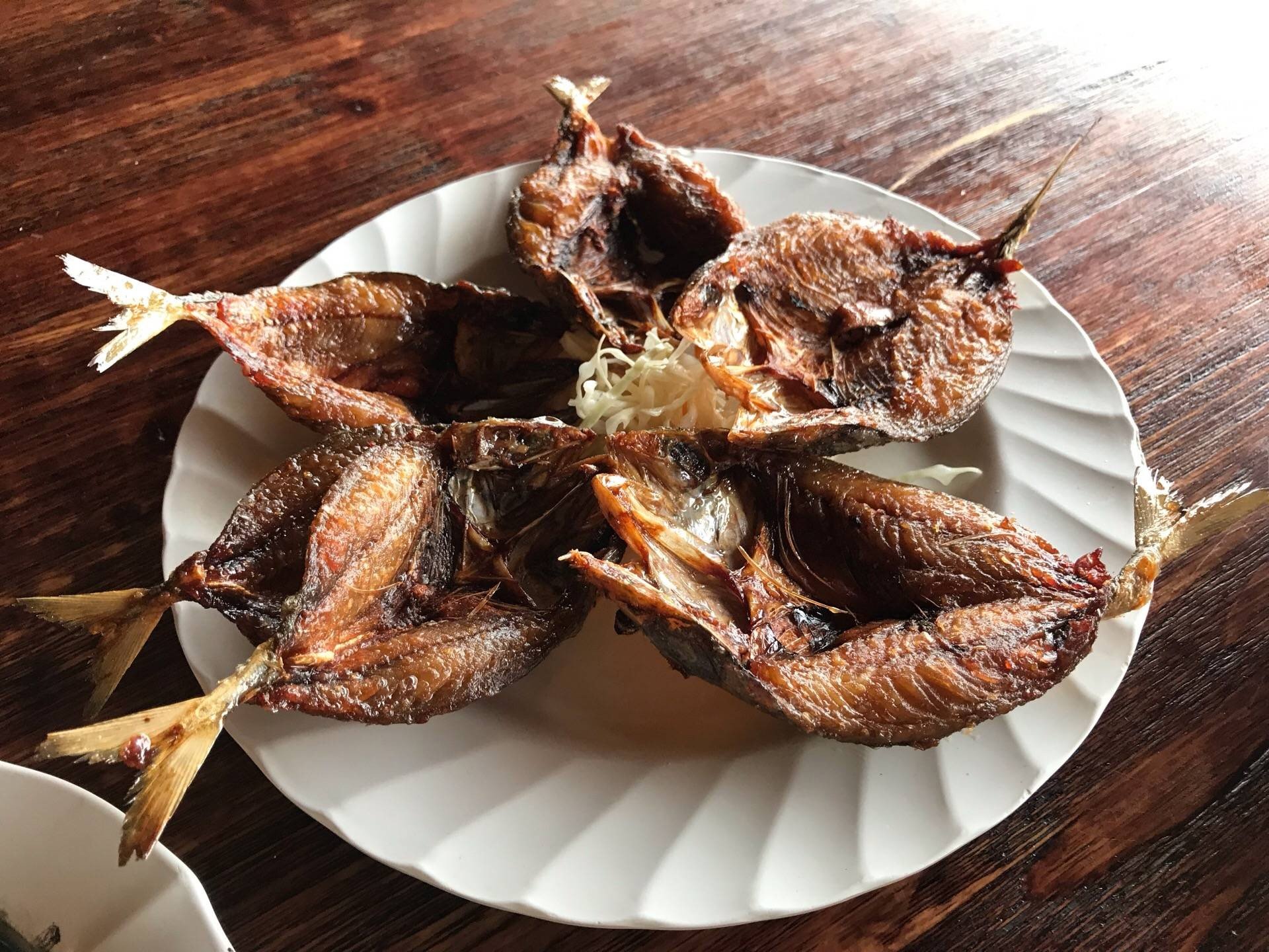 ปลาทูแดดเดียว ร้าน ปลาทูเรสเตอรอง