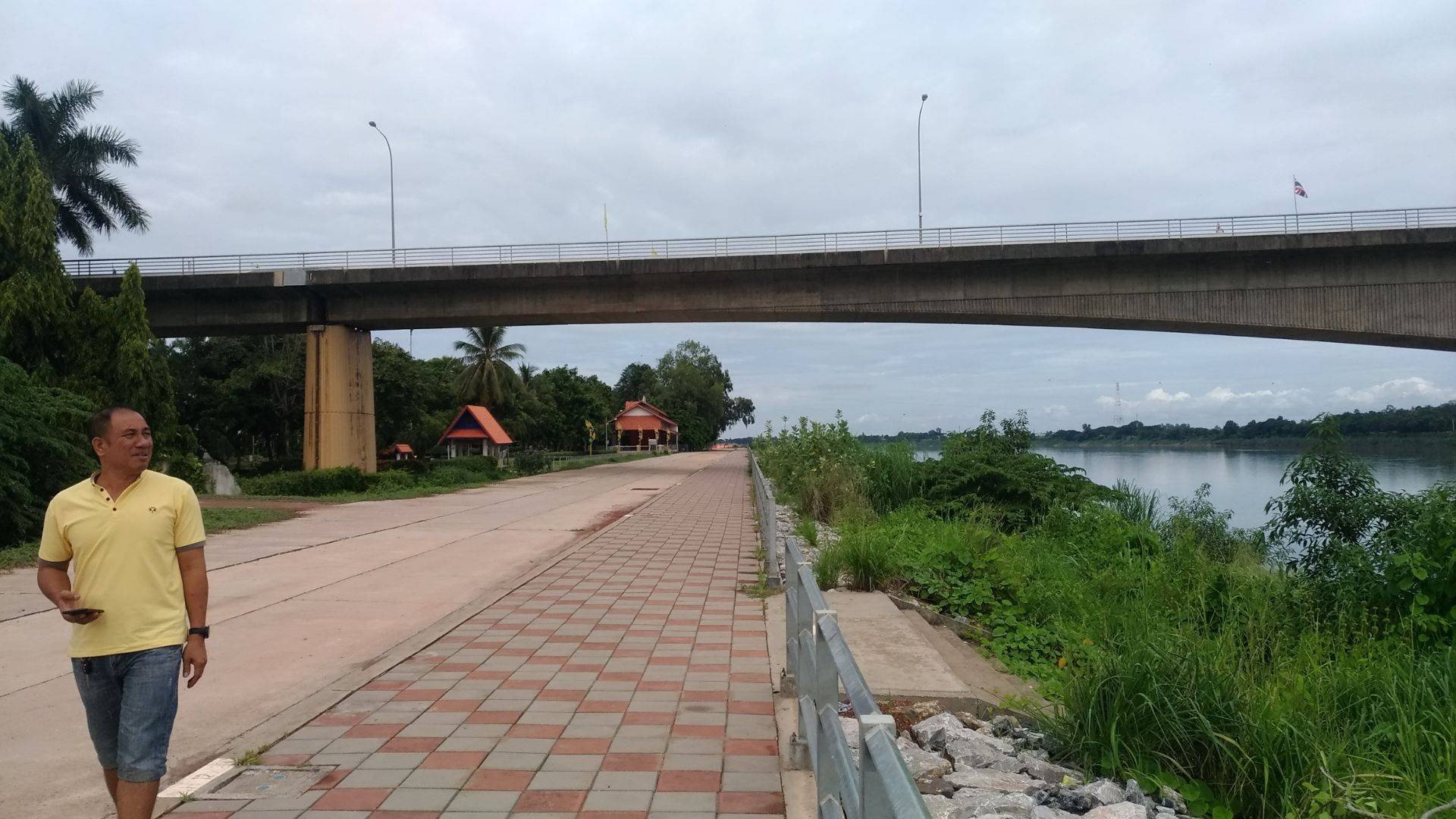รีวิว สะพานมิตรภาพไทยลาวแห่งที่ 1 - วิวสวย น้ำใส