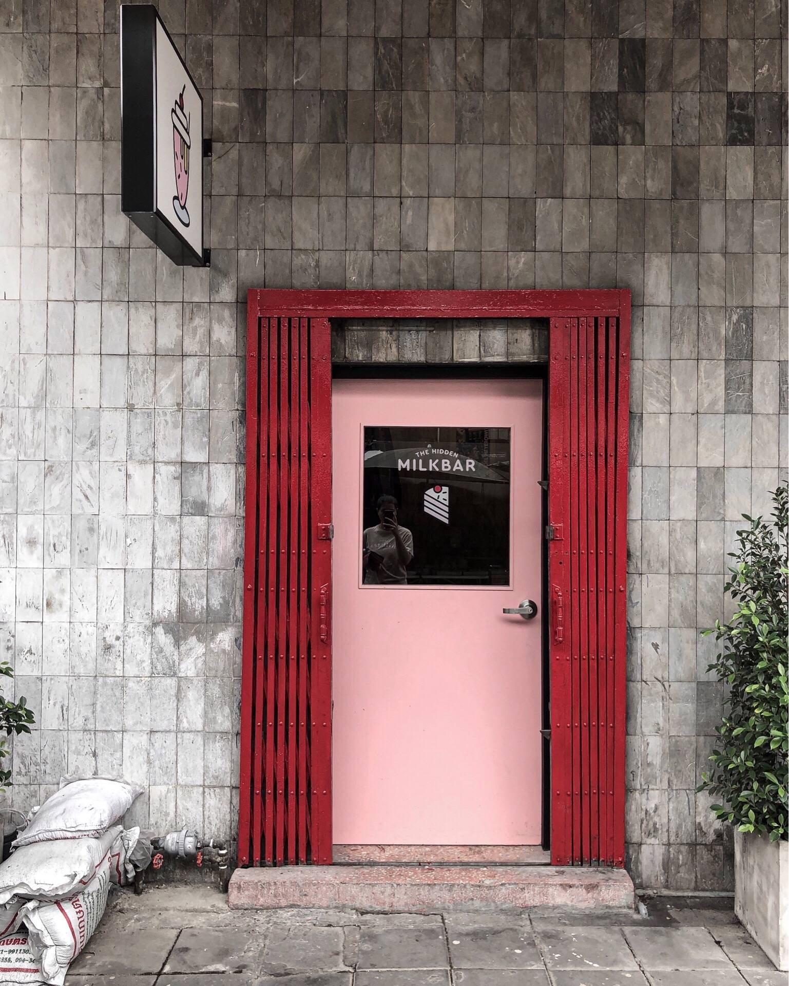 รีวิว The Hidden Milkbar - ร้านบาร์นมลึกลับย่านเจริญกรุง