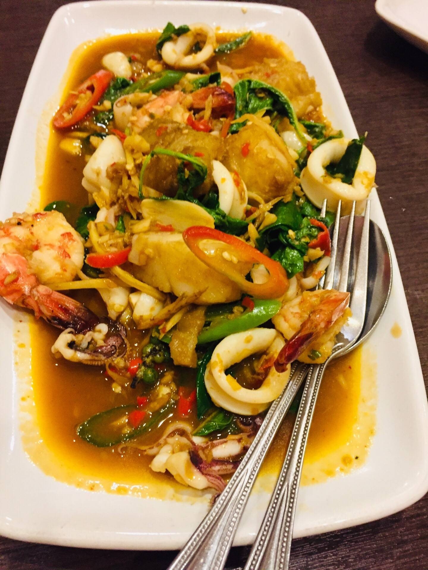 ทะเลจานร้อน ร้าน Ploen Restaurant