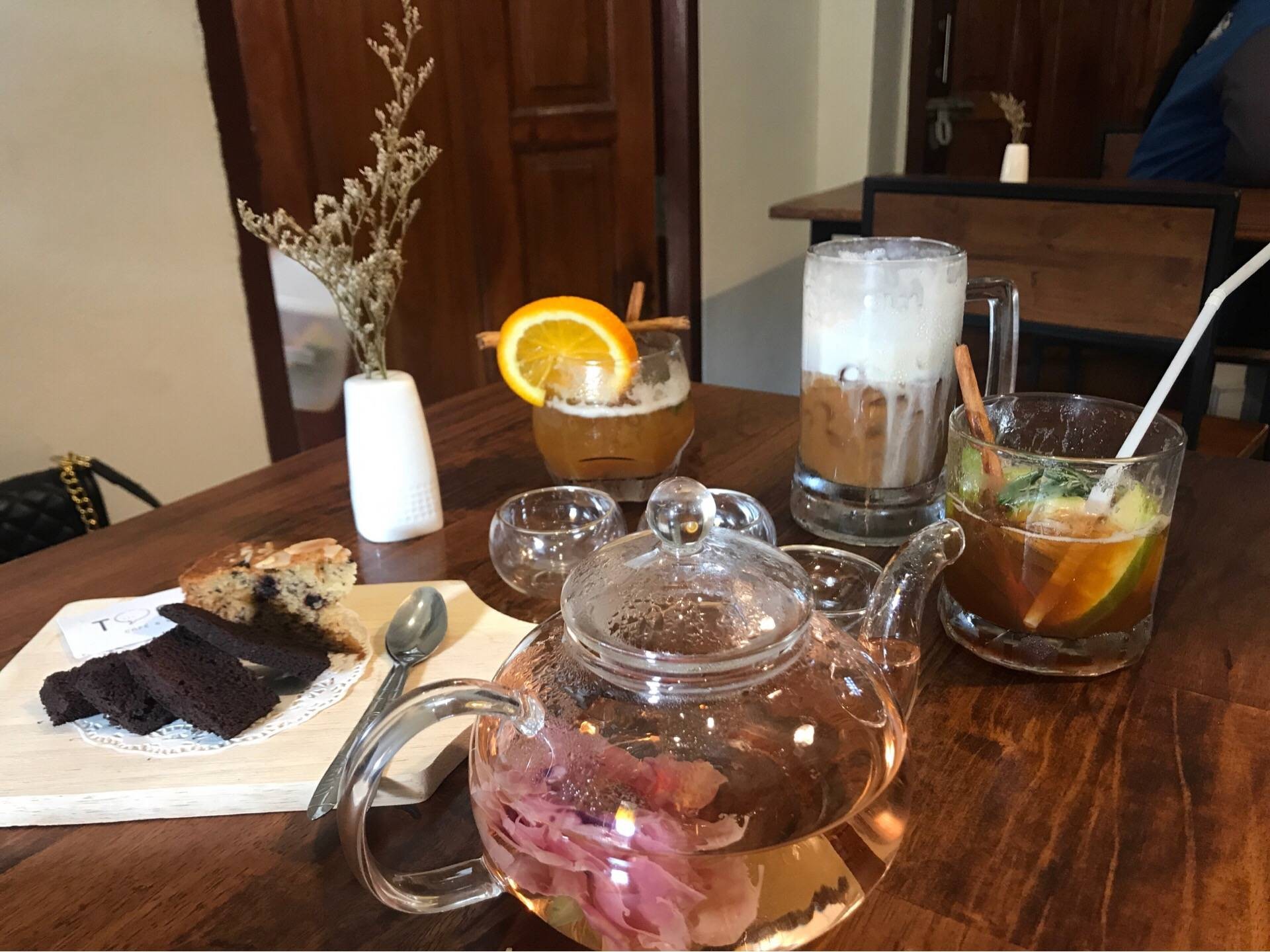 รีวิว Tone Café - ที่สุดในอุทัยธานี เป็นร้านที่ยูนีคมาก!กาแฟดีแบบ!คุณ ...