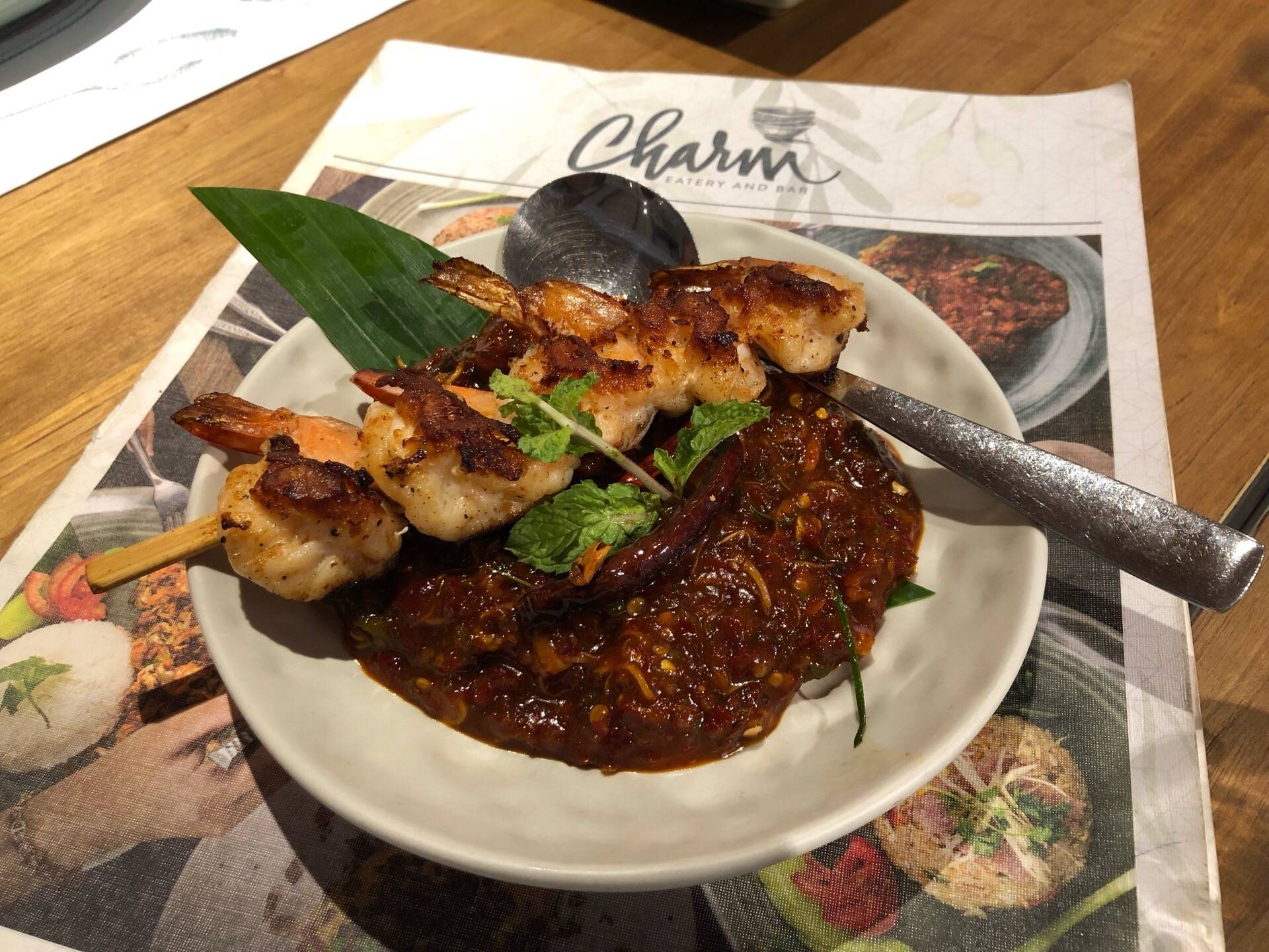 รีวิว Charm Eatery and Bar ราชครู