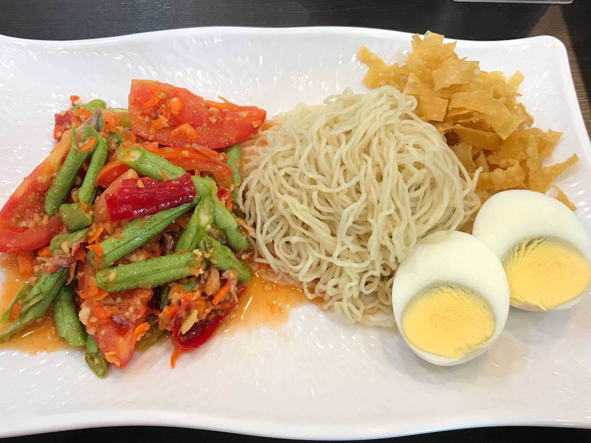 บะหมี่ส้มตำ • image ร้าน Mee Ok (หมี่โอเค) สามย่าน