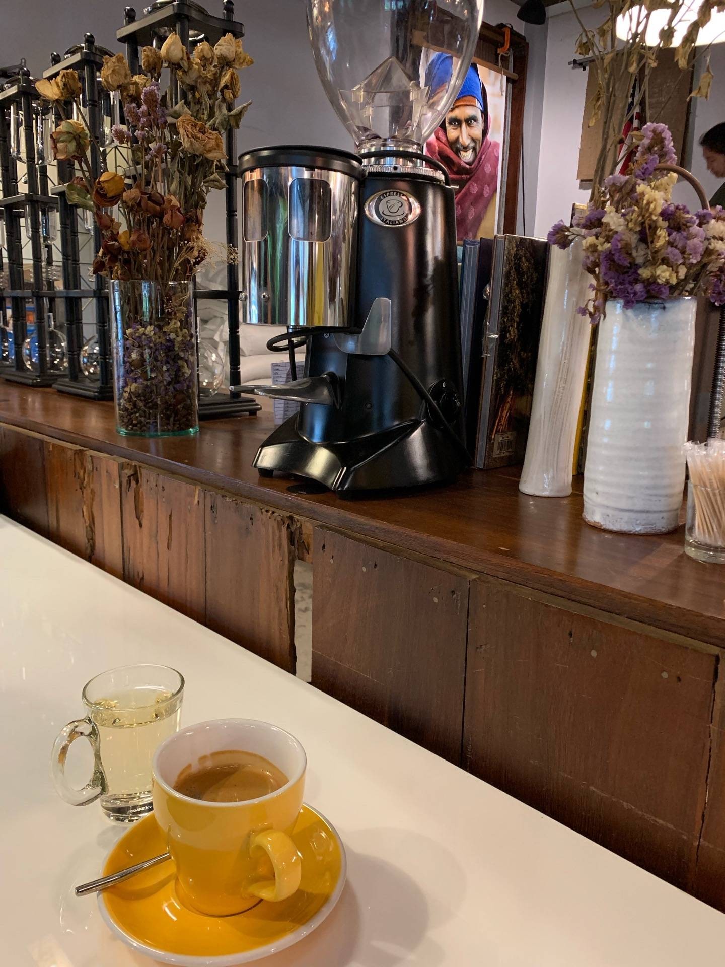 รีวิว GRAY 18 CAFE Traveller ตรงข้ามทางเข้าชินตา โรงเรียนพรศิริกุลเก่า - ร้านกาแฟชื่อดังของตรัง