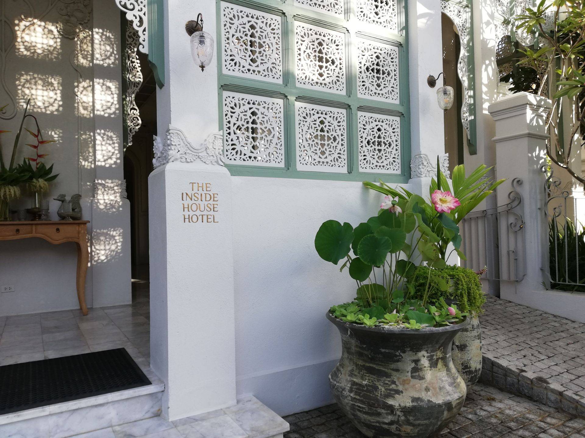 รีวิว The Inside House - The Inside House เป็นโรงแรมที่ Over ...