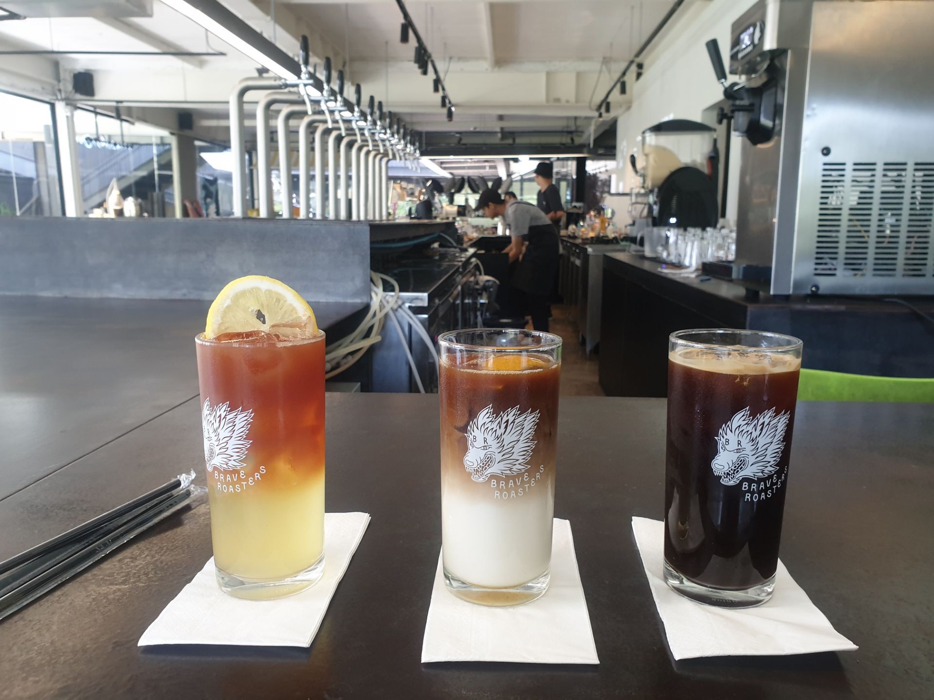 รีวิว Brave Roasters : Seenspace Thonglor - กาแฟอร่อย บรรยากาศดี ร้านสวย