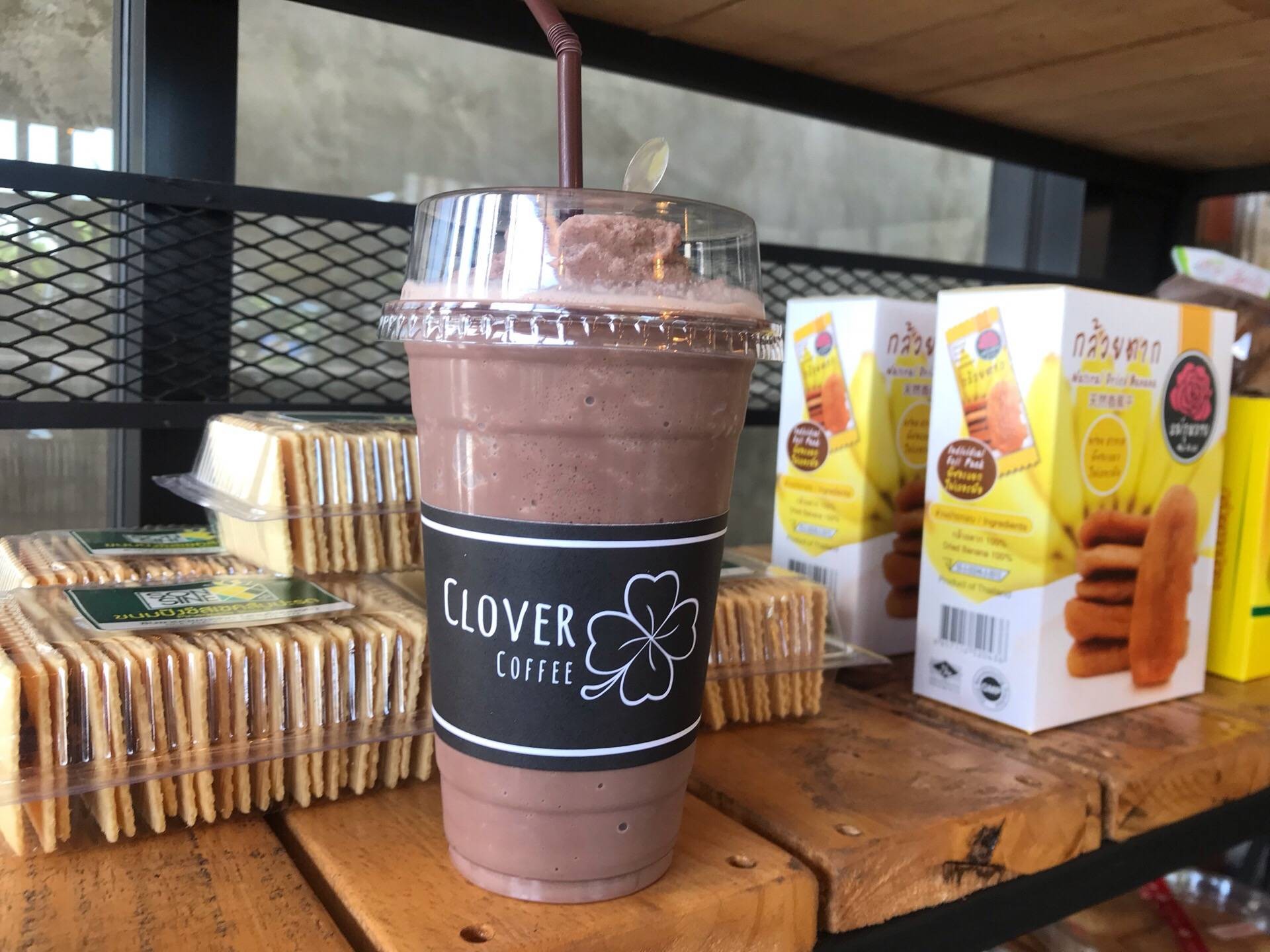 รีวิว Clover Coffee - เค้กมะพร้าวอ่อน