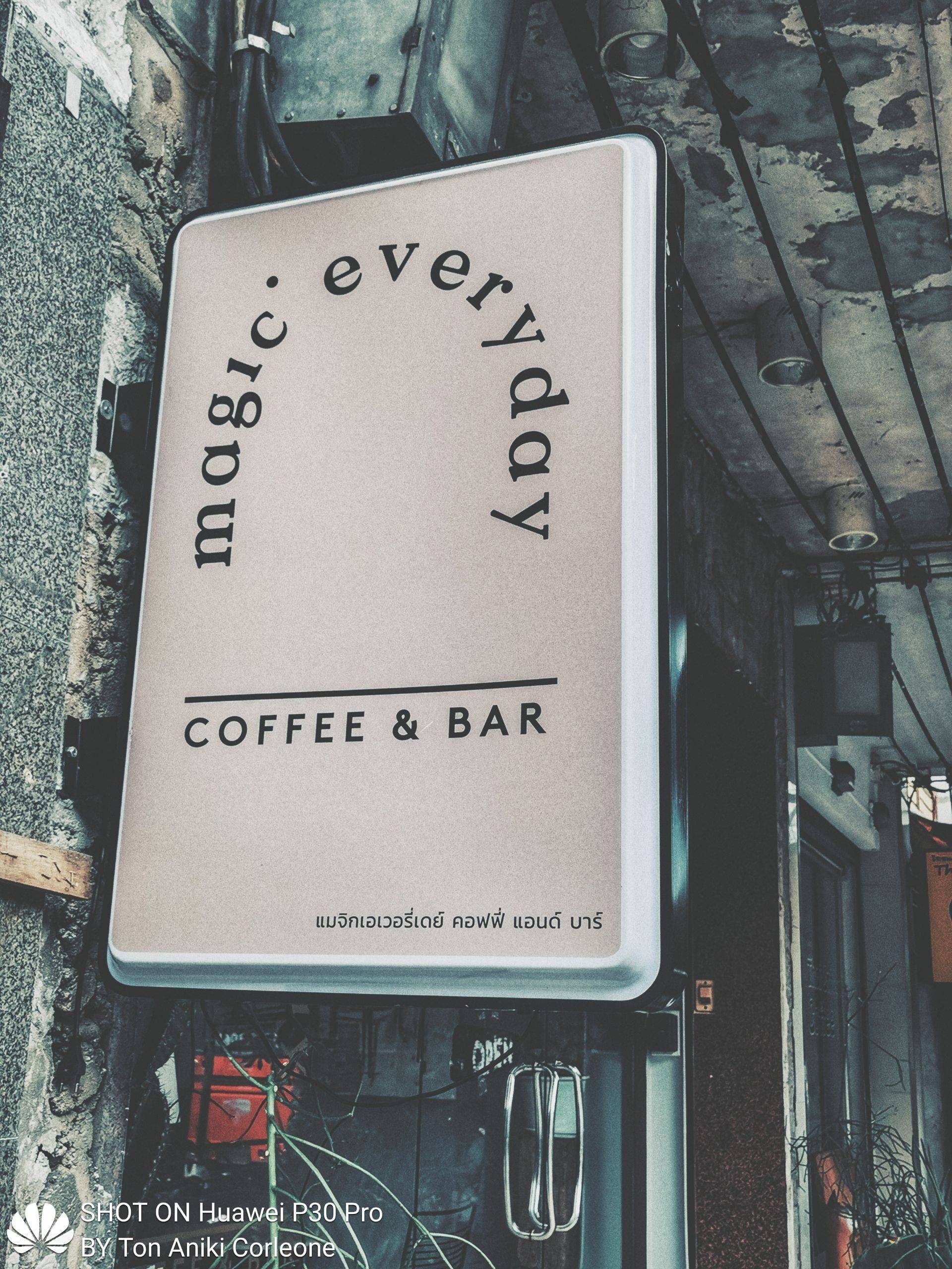 รีวิว Magic Everyday Coffee & Bar Ratchaprarop - มุมพักผ่อน สงบ อบอุ่น ...