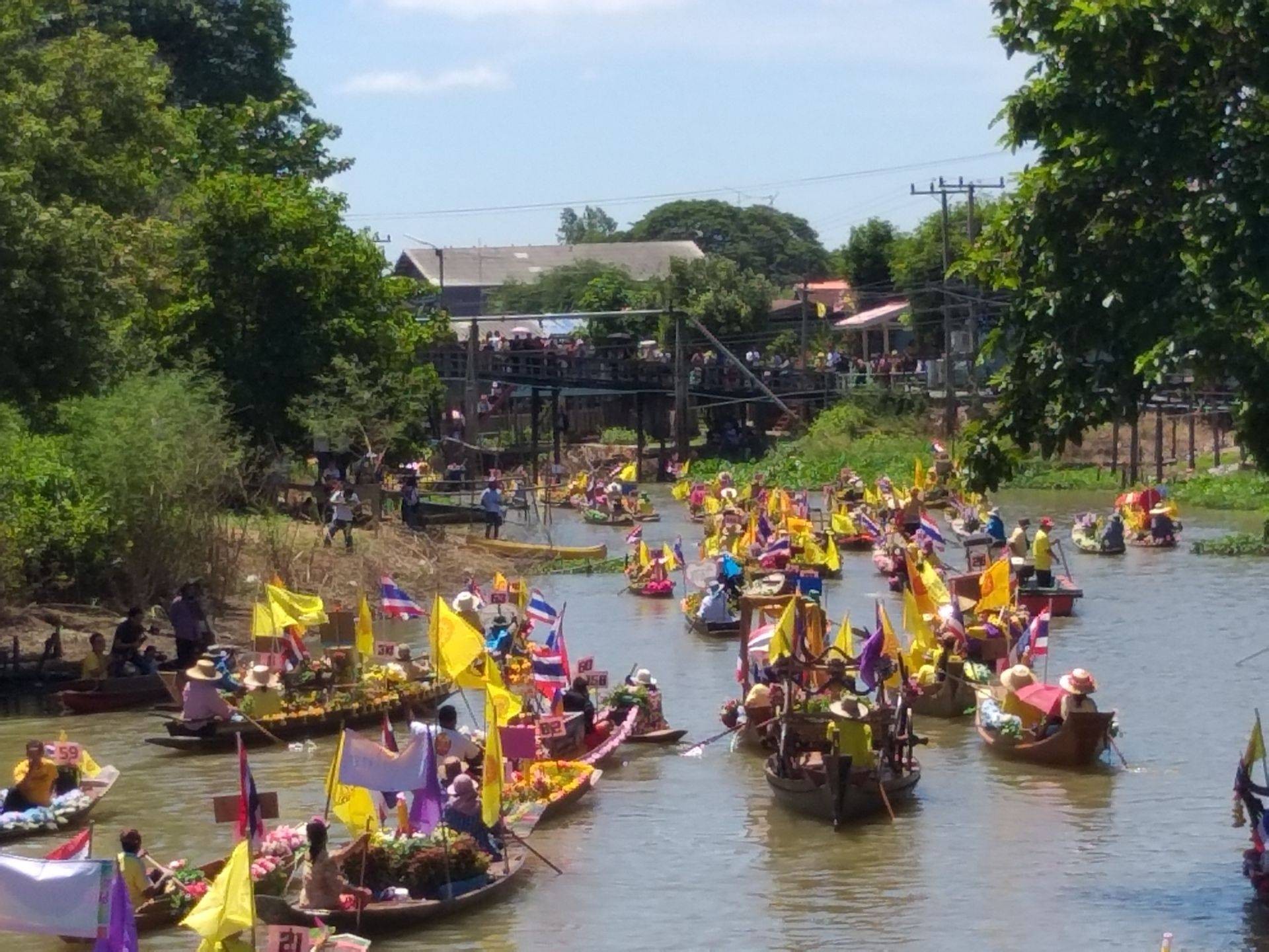 รูป ตลาด 100 ปี บ้านลาดชะโด