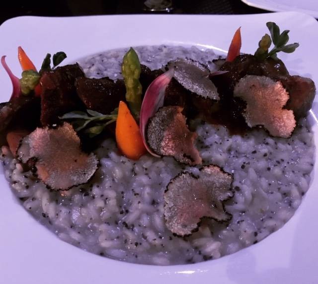 รีวิว WHITE BOX Restaurant - อาหารอร่อย บรรยากาศดี บริการโอเค