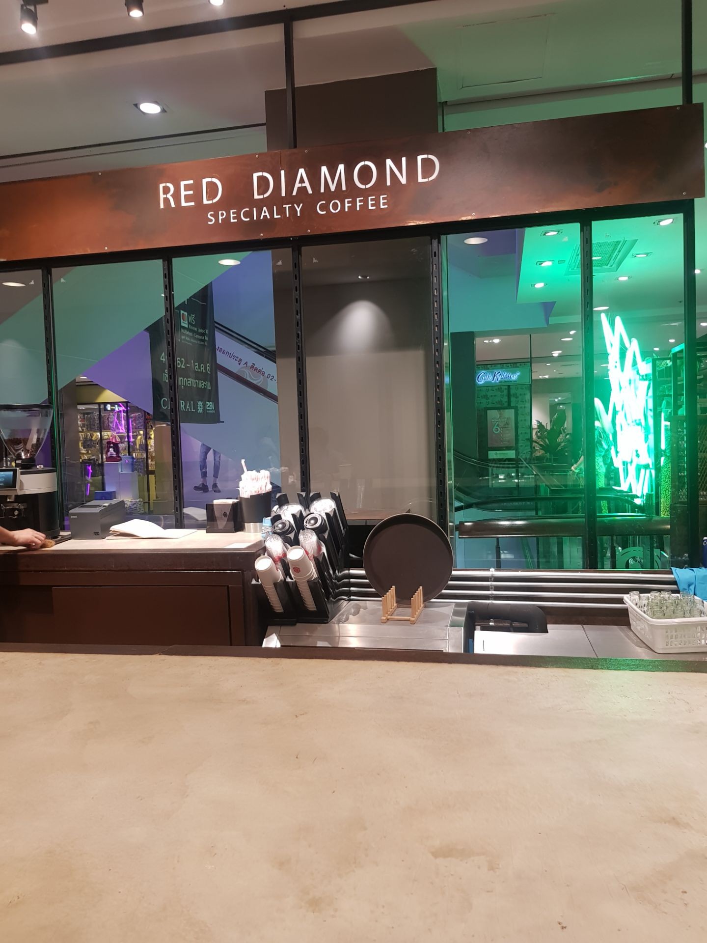 รีวิว Red Diamond Cafe เซ็นทรัล ลาดพร้าว - กาแฟดีงาม