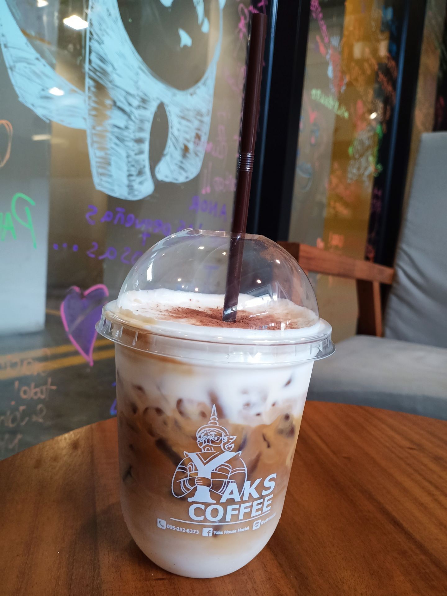 รีวิว Yaks Coffee สี่แยกอรุณอมรินทร์ - coffee shop in hostel nearby ...
