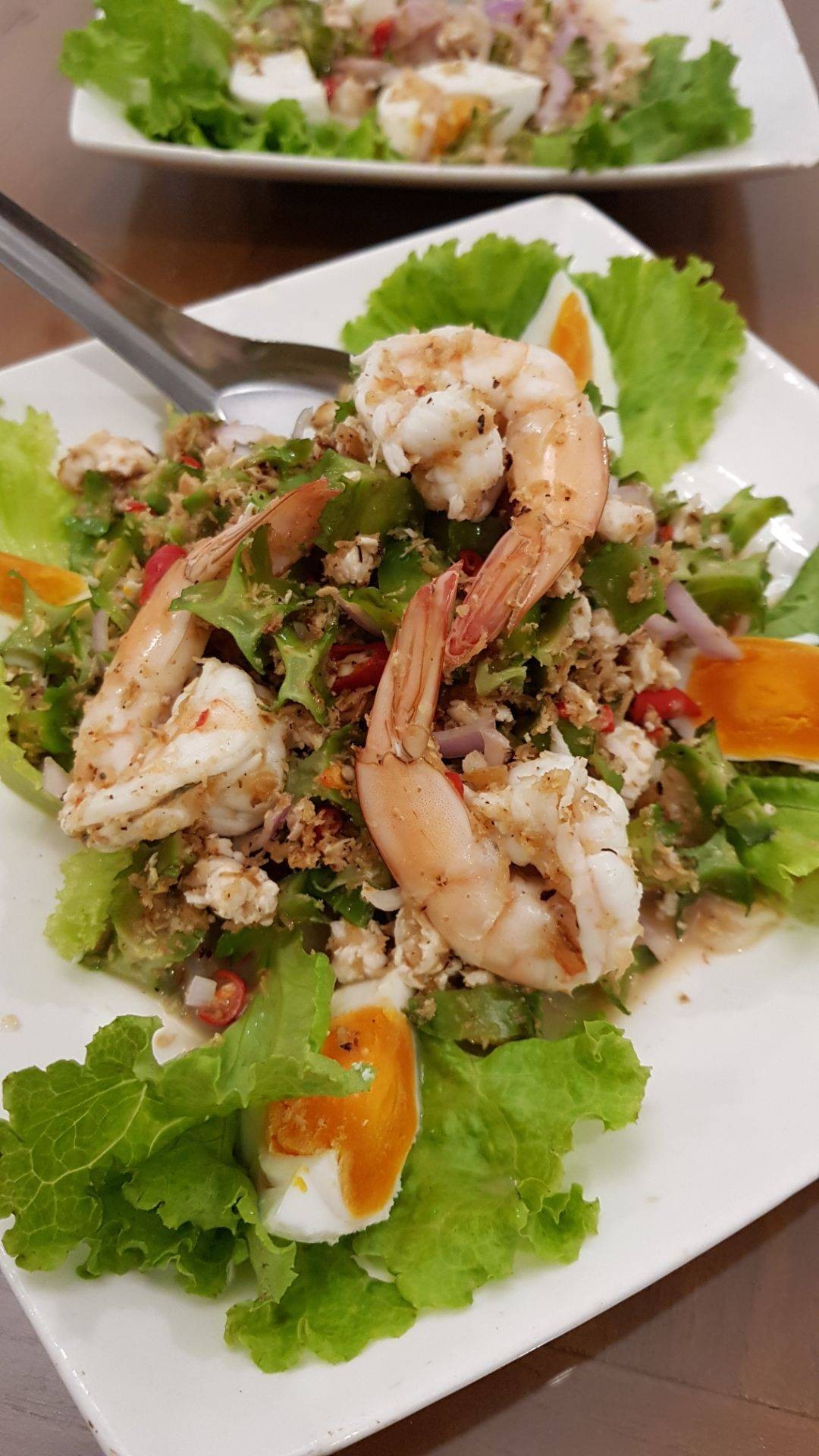 รูป แสงทองโภชนา